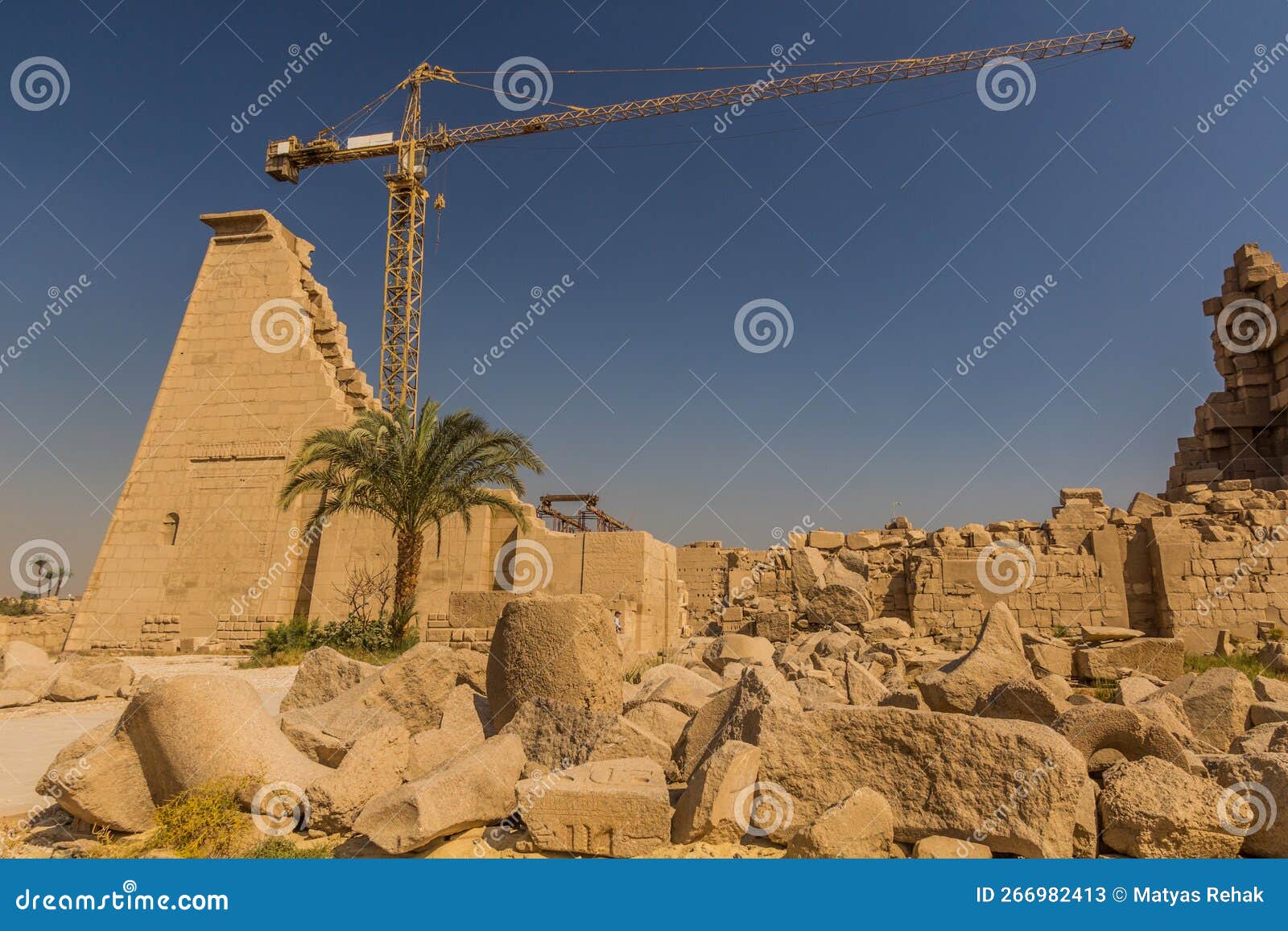 Crane Renovating the Karnak Temple Complex, Egy Stock Image - Image of archaeology, african ...