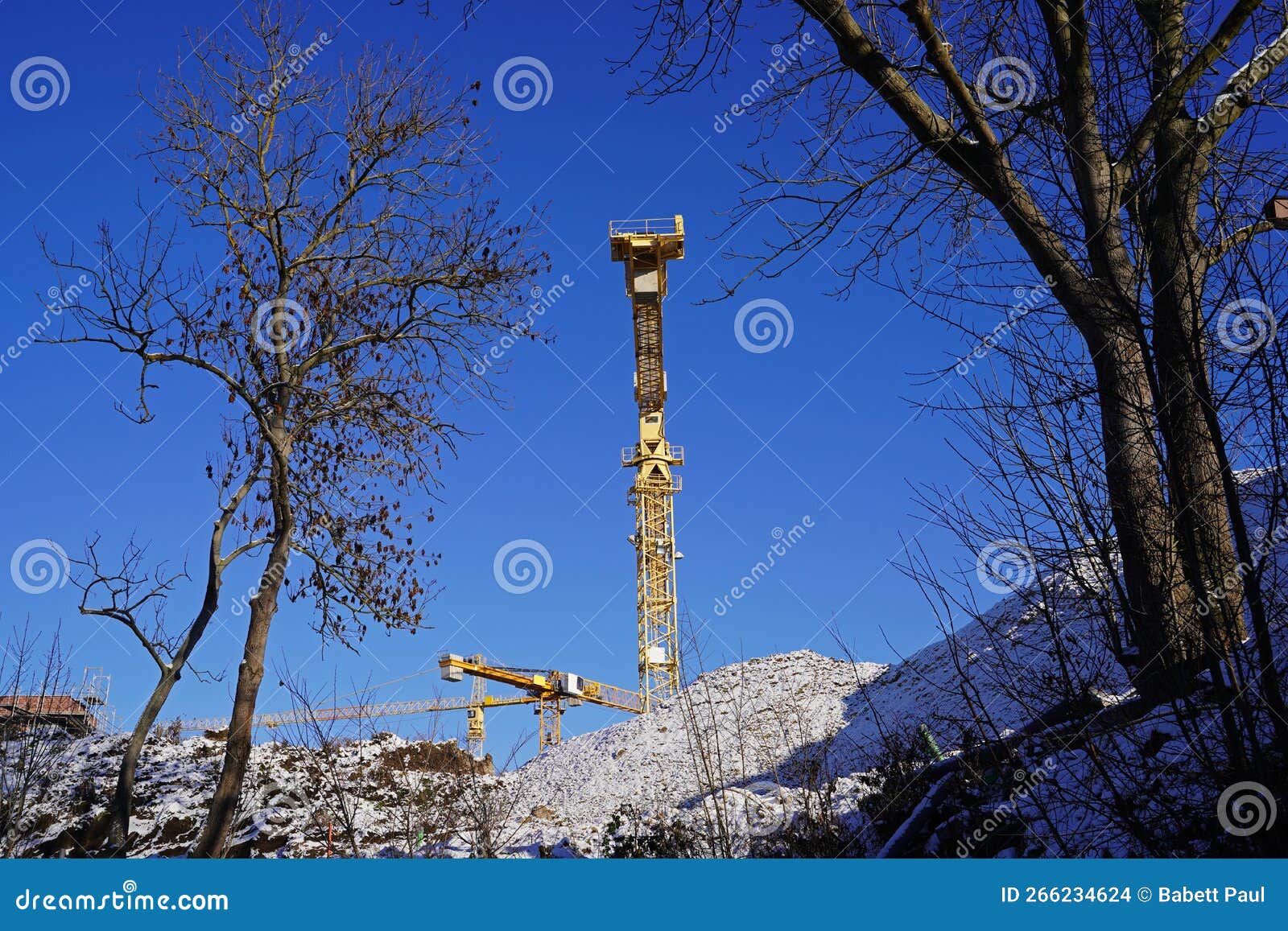 Crane in the Snow on a Construction Site in Halle an Der Saale Stock ...