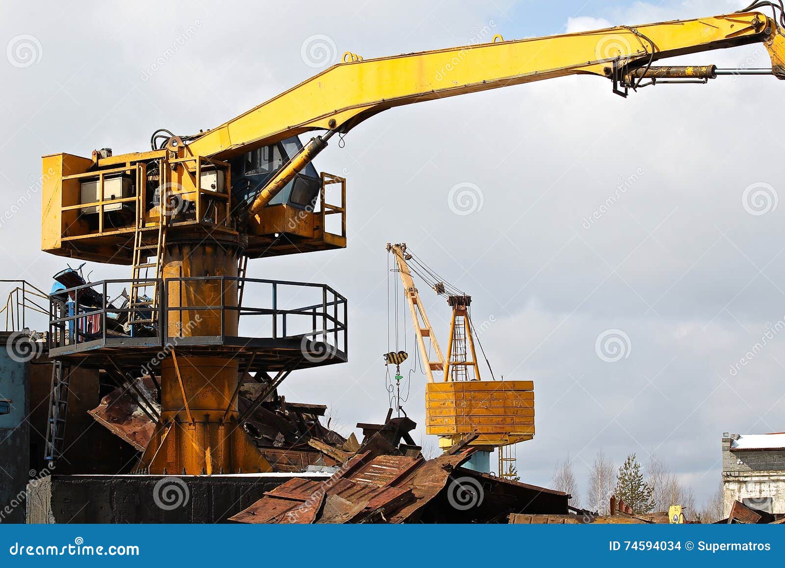 Crane To Move the Scrap Metal Stock Photo - Image of heap, crane: 74594034