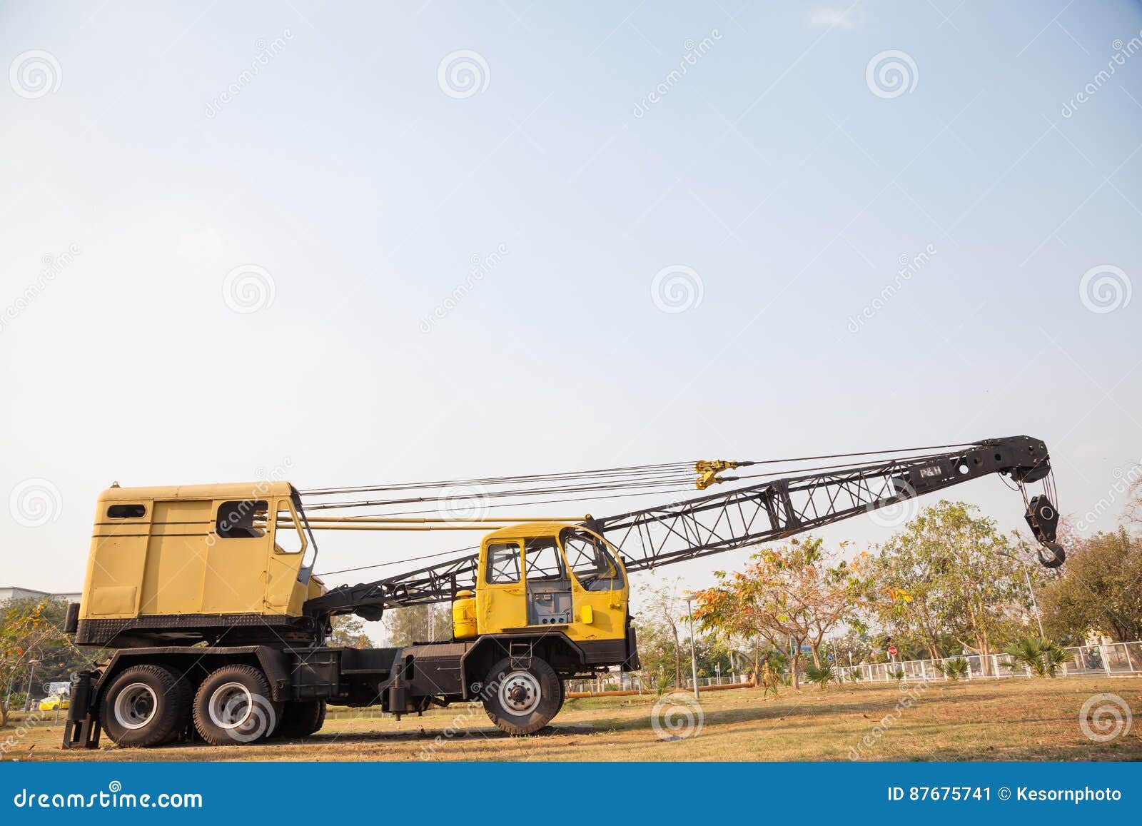Old Crane Truck Hydraulic Control,hydraulic For Controlling The ...