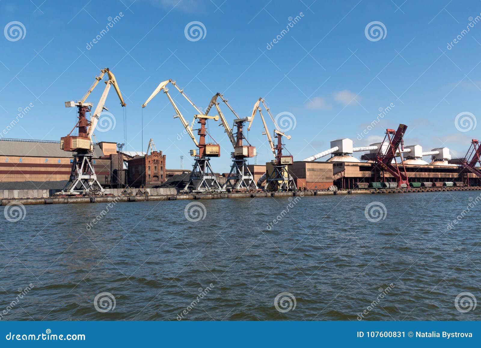 Cranes and Train in the Harbour Editorial Photo - Image of ...