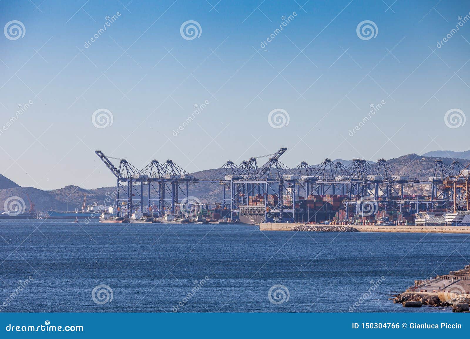 Cranes Unloading Containers in the Port of Piraeus Editorial Photo ...