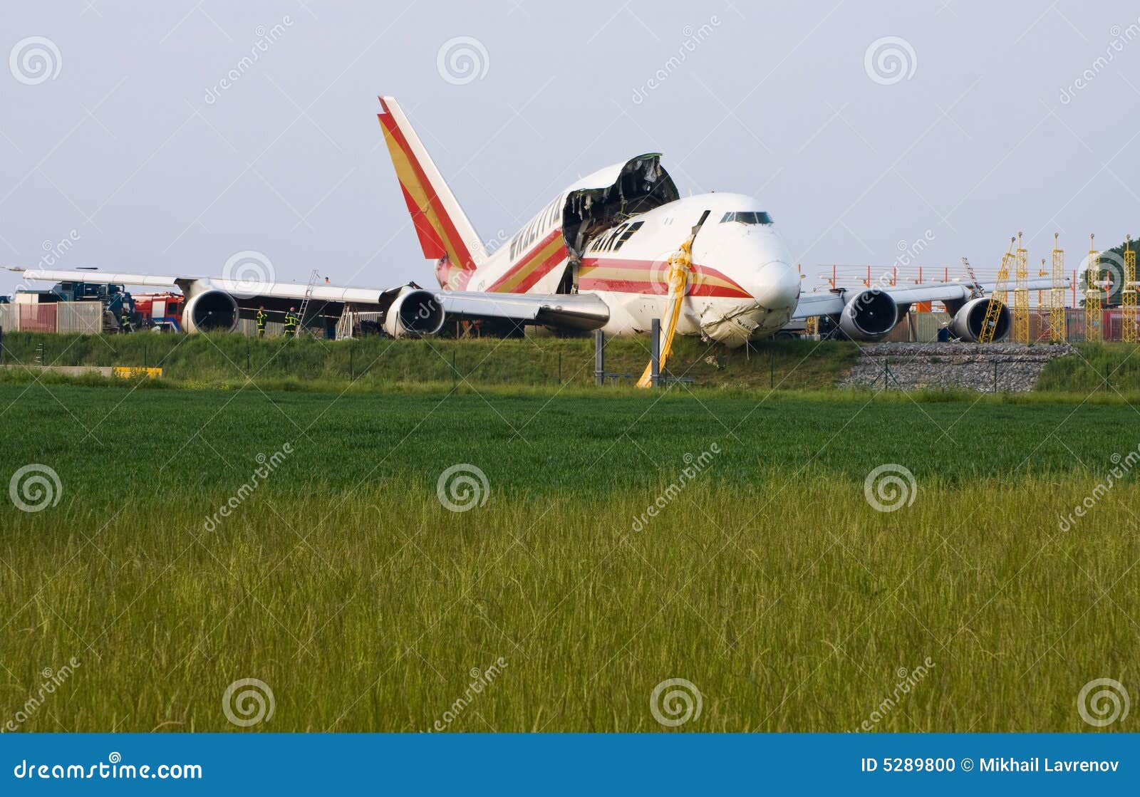 Crash of Kalitta-Air Boeing 747 Editorial Image - Image of 25th, cargo ...