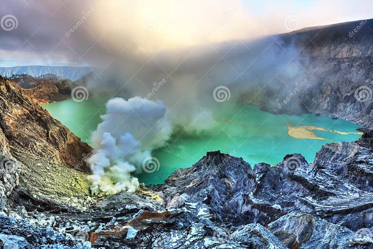 Crater Ijen stock photo. Image of power, geophysics, eruption - 14737304