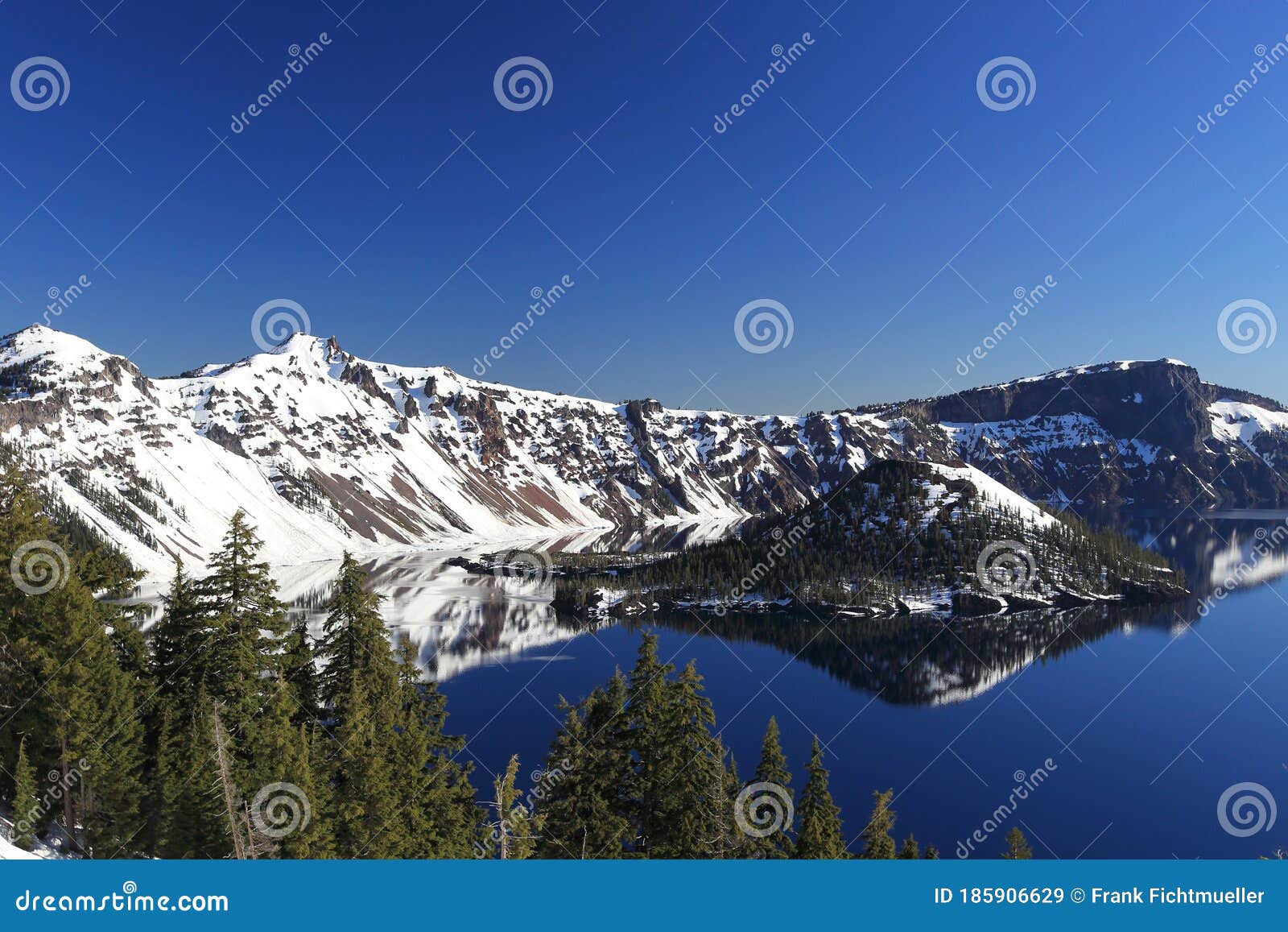 Crater Lake Volcano Oregon stock image. Image of nature - 185906629