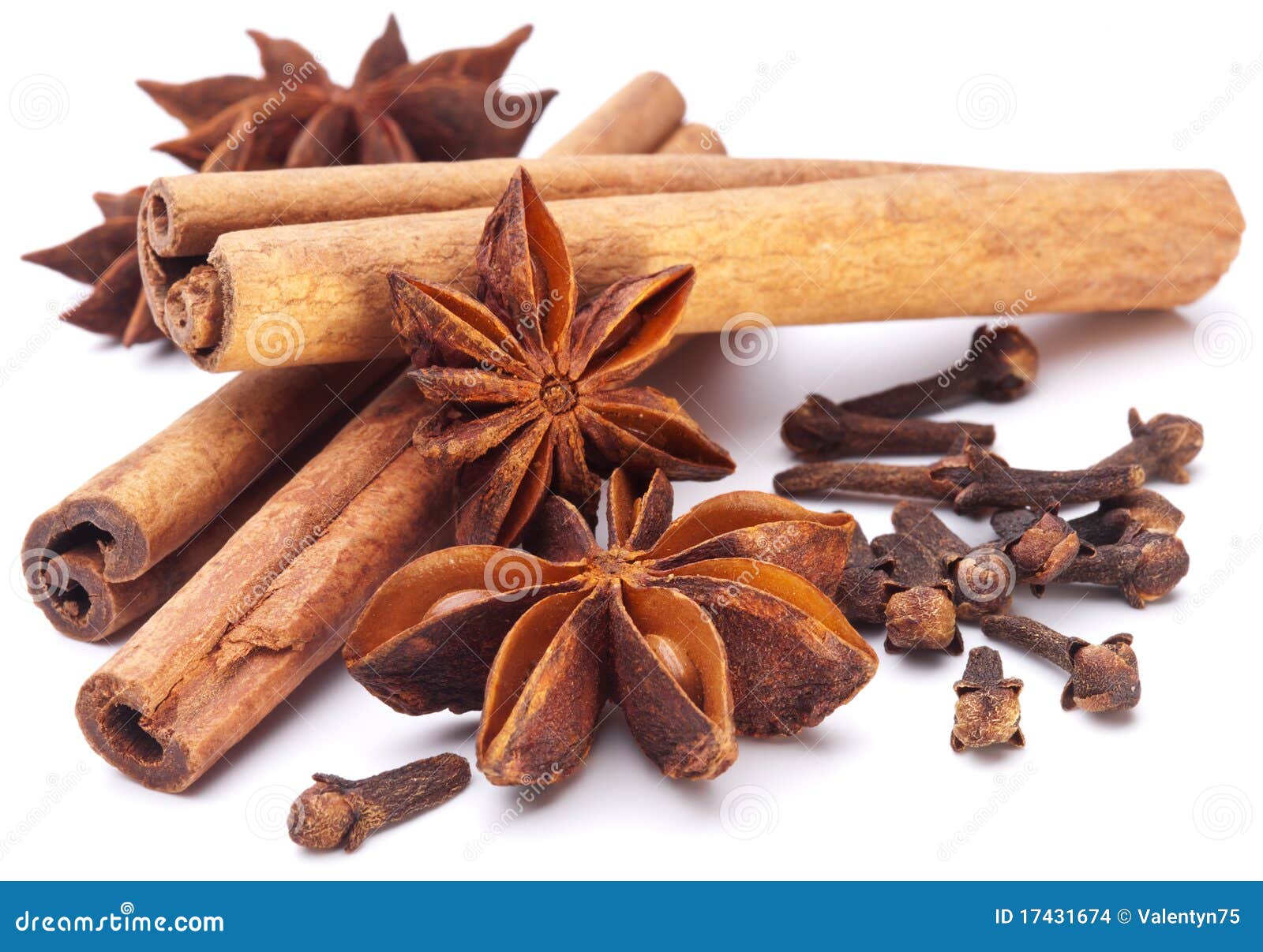 Cravos-da-índia, Anis E Canela. Foto de Stock - Imagem de ninguém ...