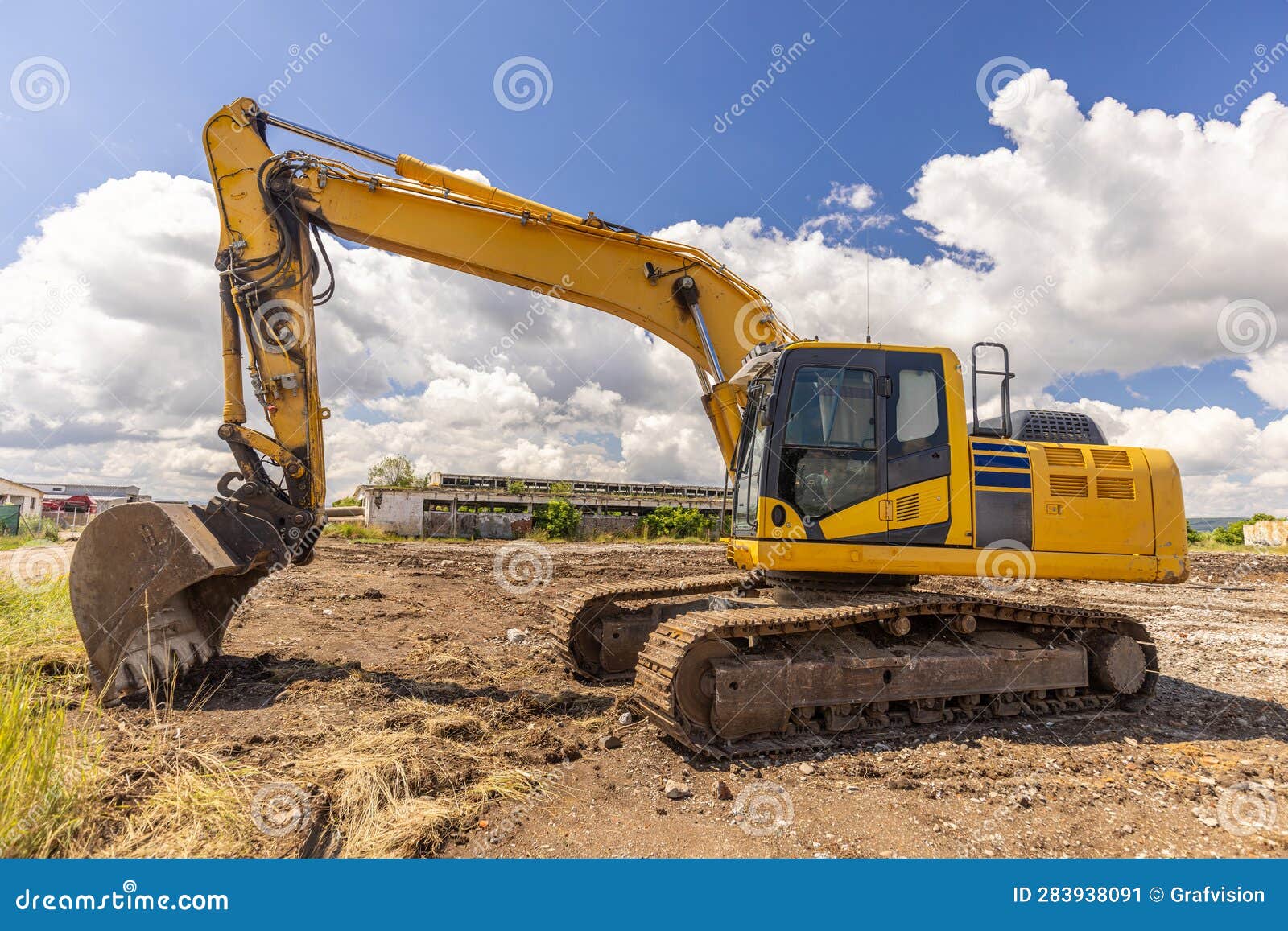 Crawler Excavator Front View Stock Image - Image of land, heavy: 283938091