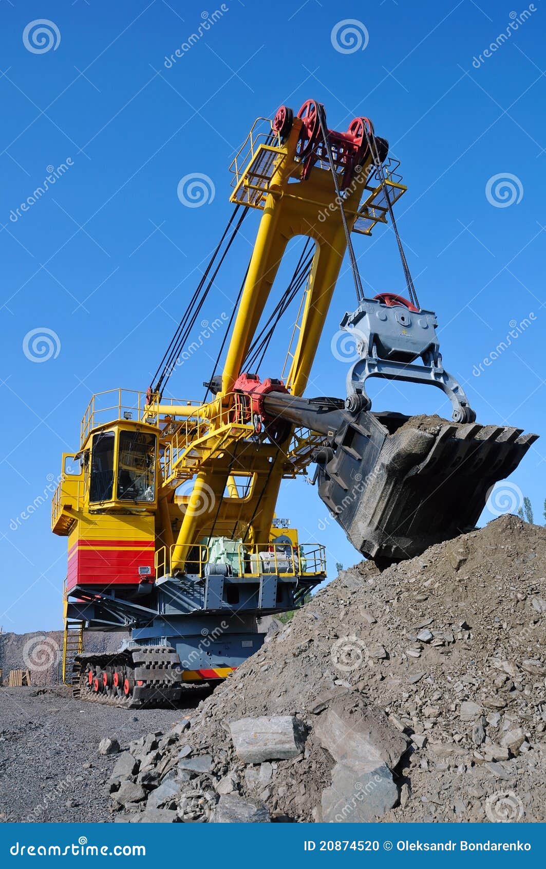 New Crawler-mounted Mobile Inclined Screen, Sorting Machine Royalty ...