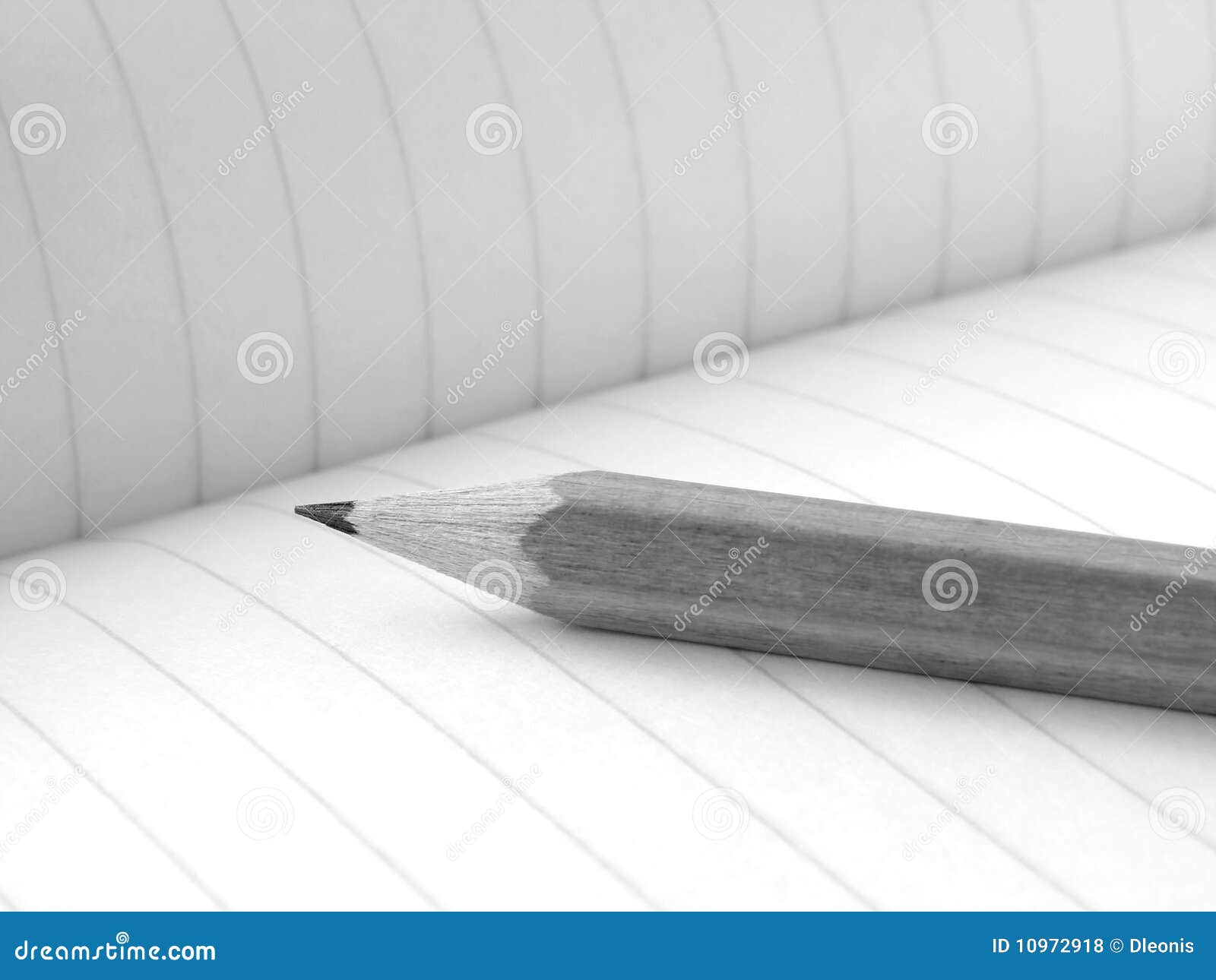 Crayon Et Cahier De Travail Photo stock - Image du écrivez, symbole ...