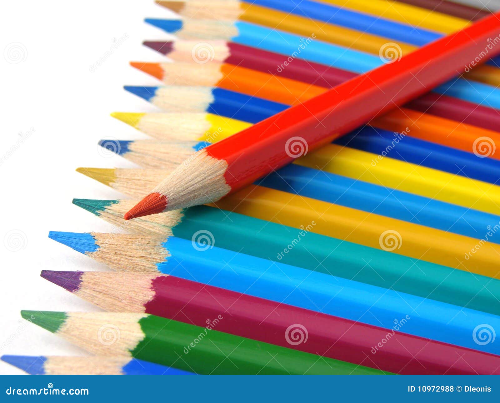 Crayon rouge photo stock. Image du crayons, école, magenta - 10972988