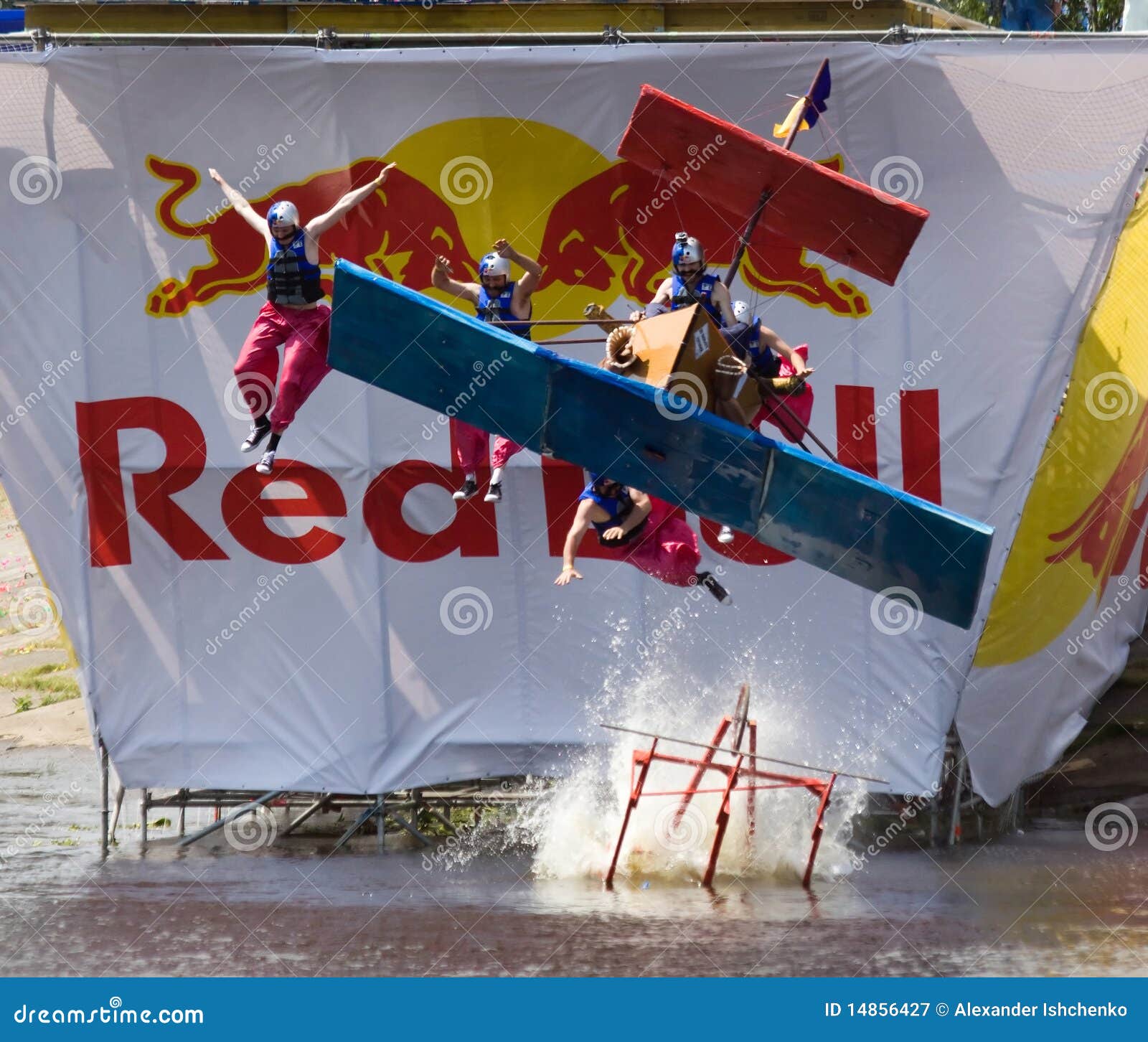 Crazy flight day editorial photography. Image of kiev - 14856427