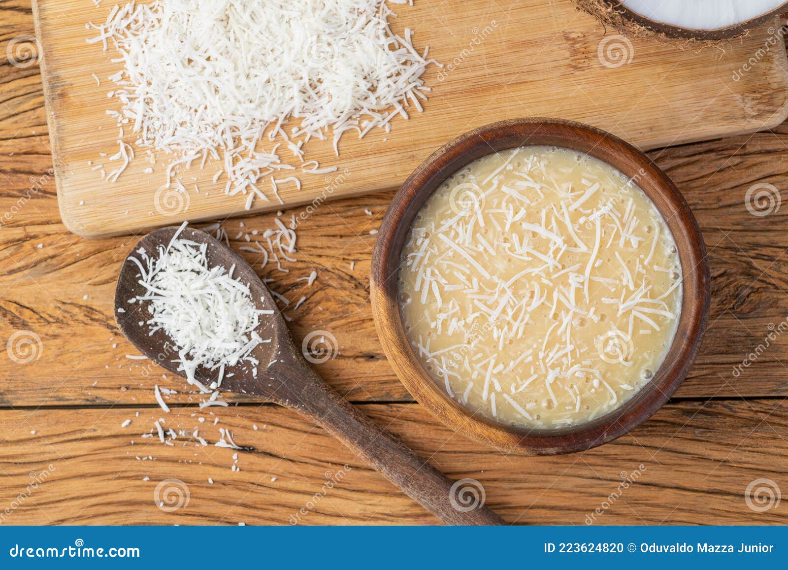 Creamy Cocada Tradicional Doce De Coco Brasileiro Com Coco Ralado Foto ...