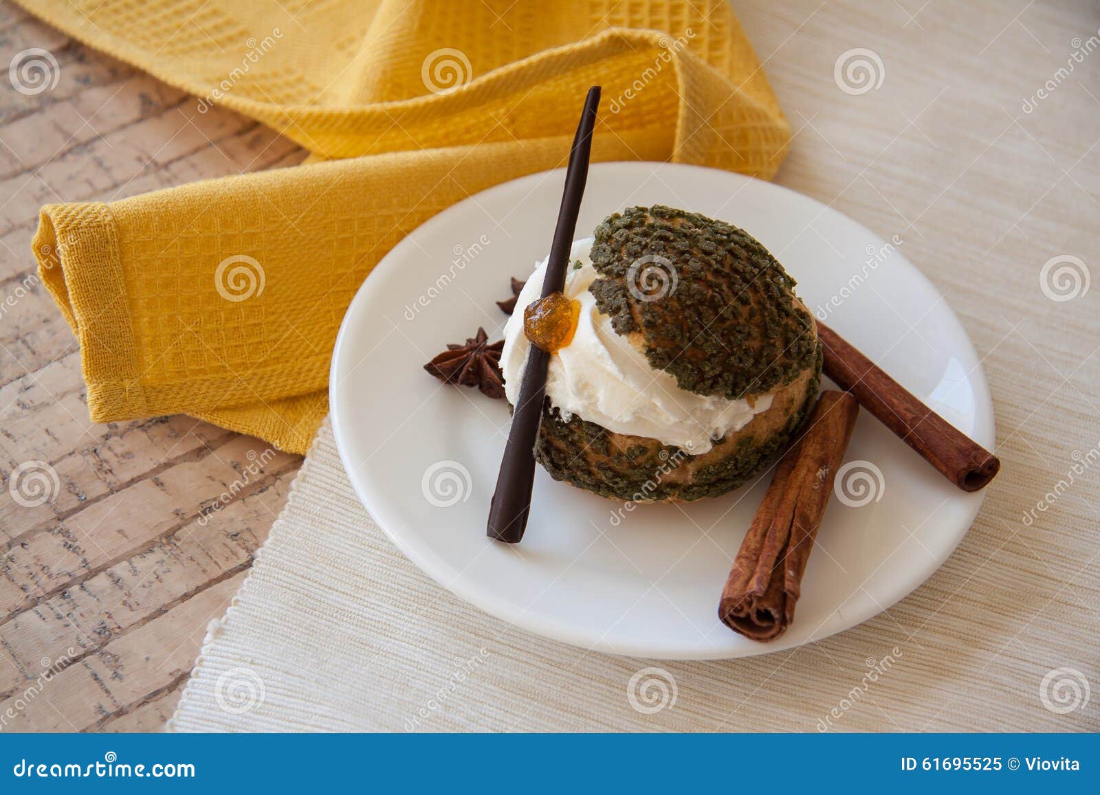 Creamy Eclair with Cinnamon Stock Image - Image of creampuff, fluffy ...