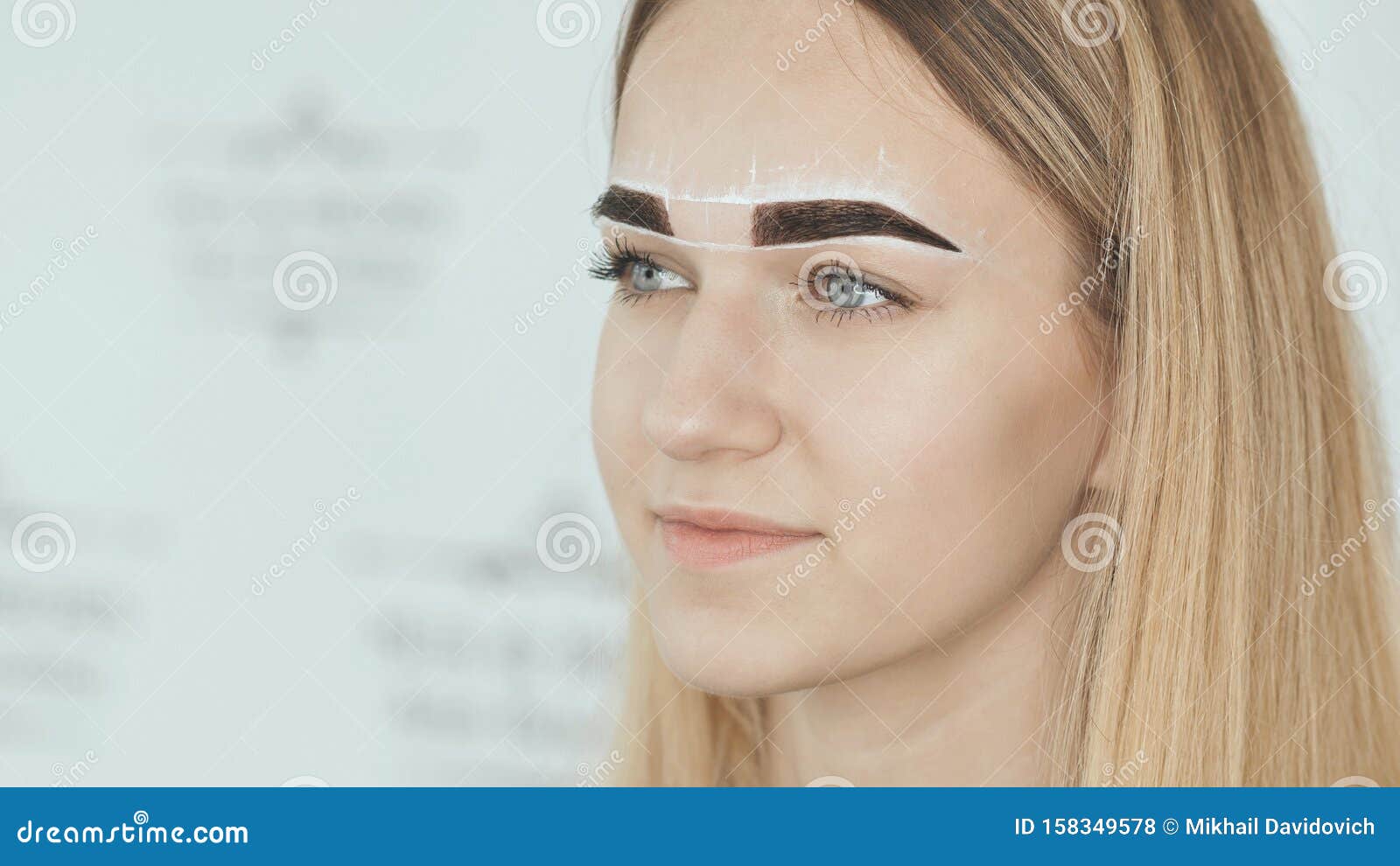 Create Permanent Eyebrow Makeup. Marking the Shape of the Eyebrows ...