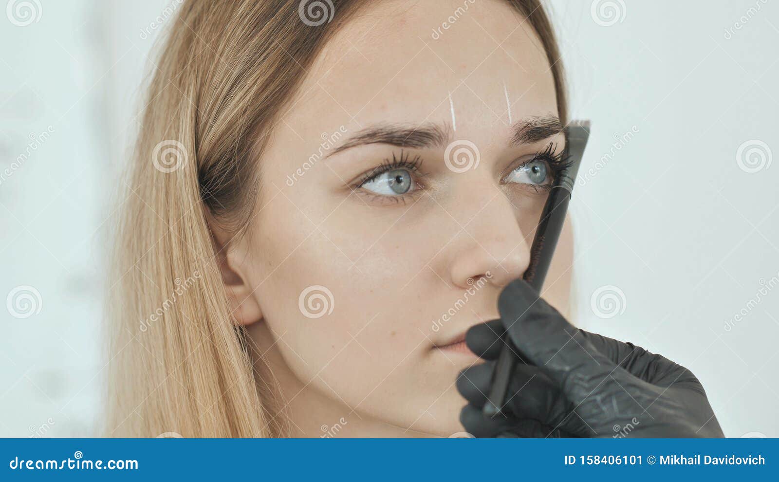 Create Permanent Eyebrow Makeup. Marking the Shape of the Eyebrows ...