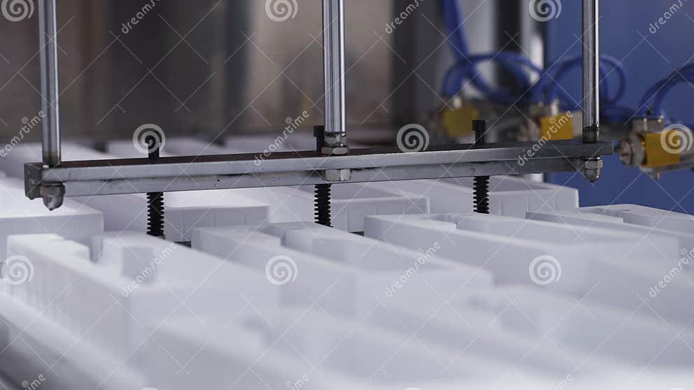 Create Plastic Package and Packing. Machines Create Packing for Bottles ...