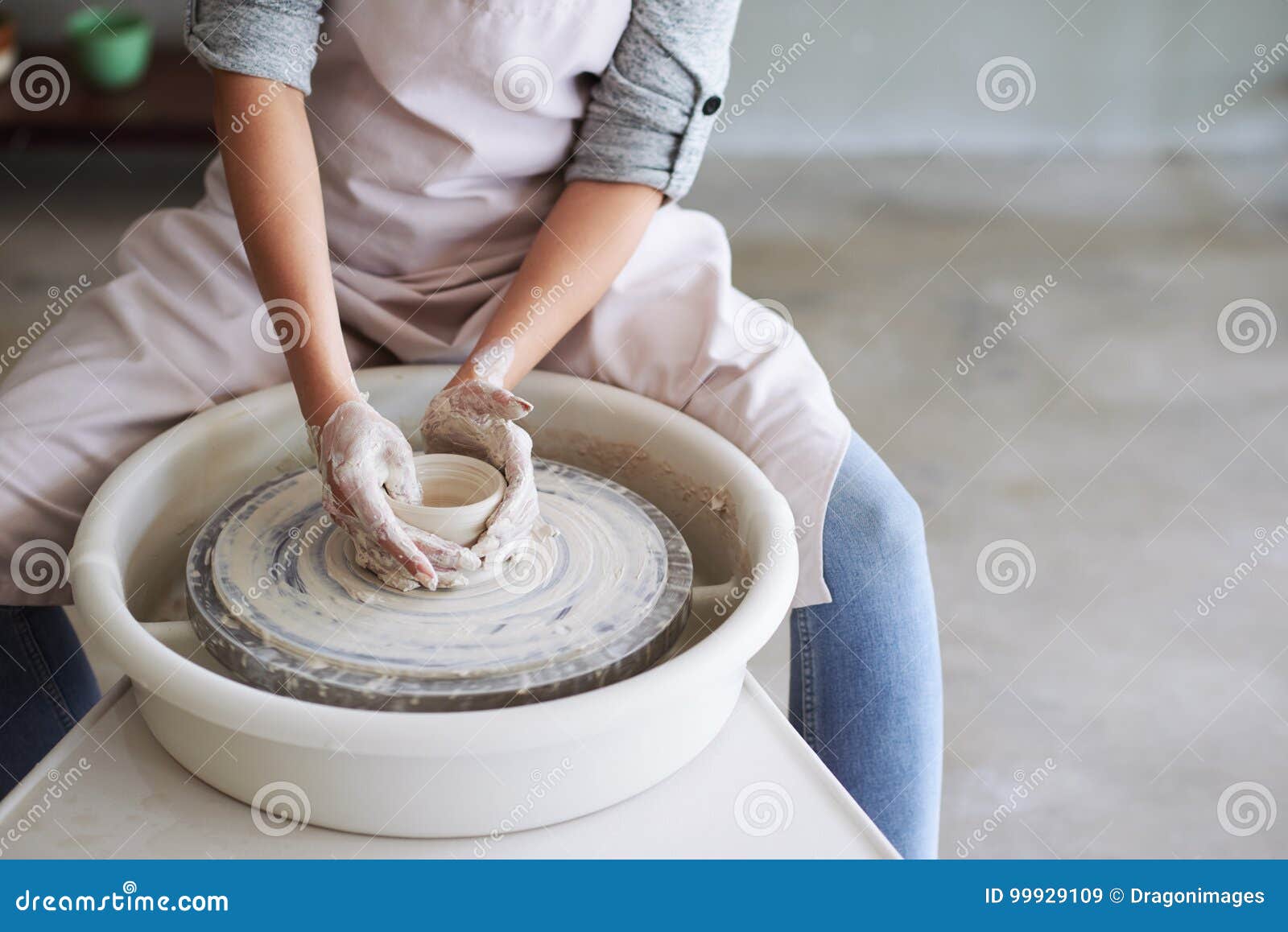 Creating a vase stock image. Image of vase, workshop - 99929109