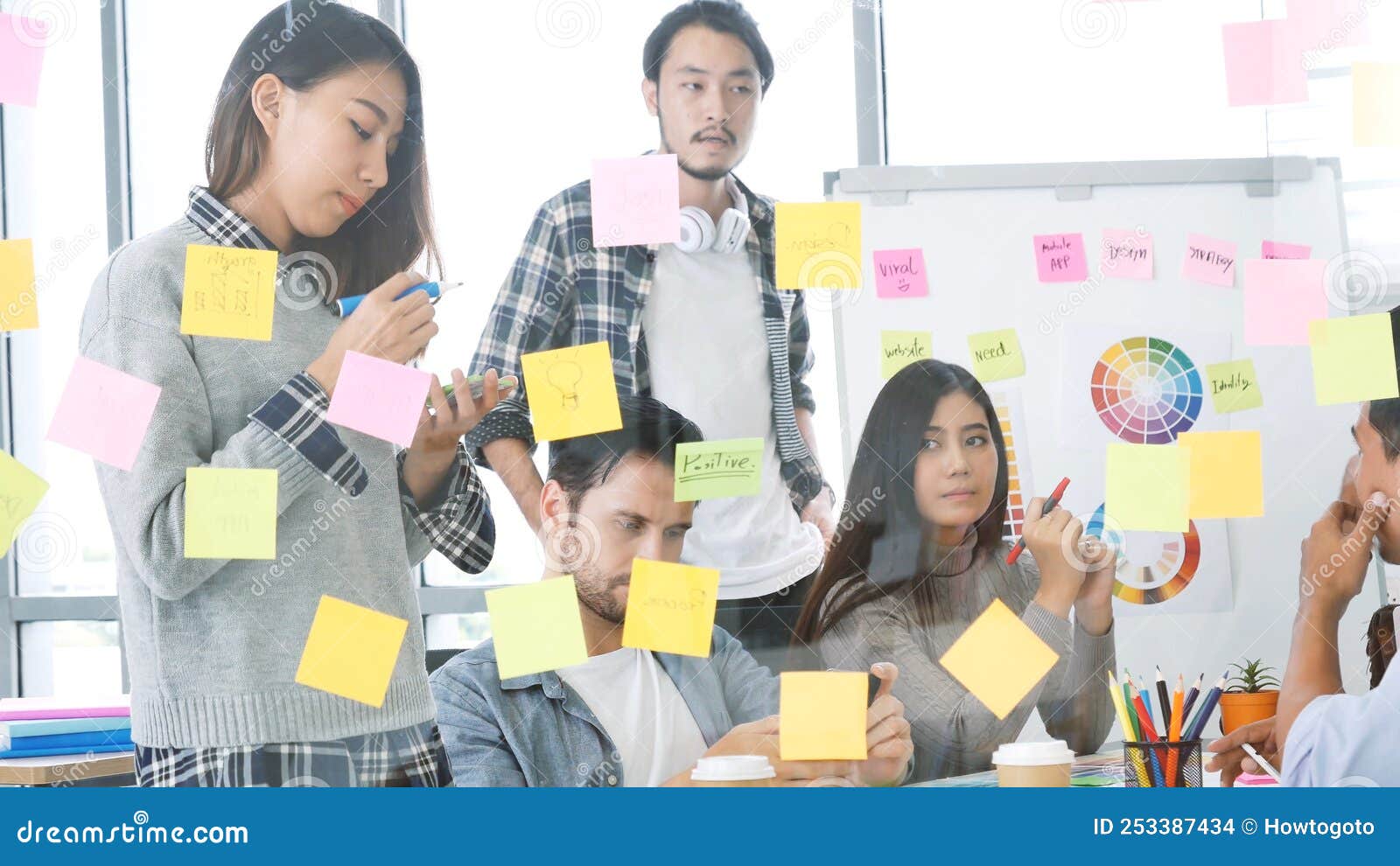 Creative Design Woman Present Talking Use Sticky Notes Post, Present ...