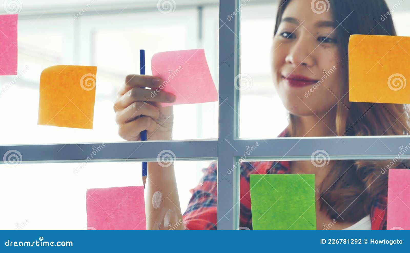 Creative Design Woman Use Sticky Note Thinking Share Ideas. Woman ...