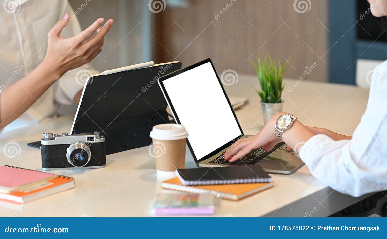 Creative UX Developer And UI Designer Brainstorming Session With Color ...