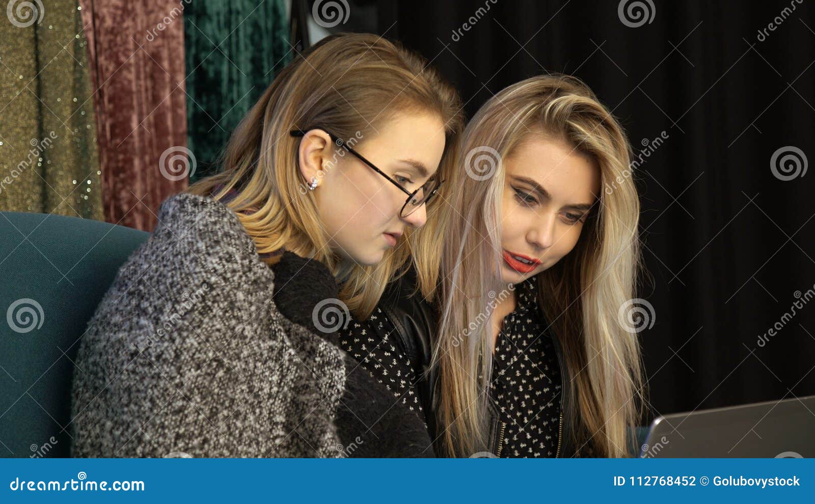 Creative Ideas Discussion Teamwork Sharing Views Stock Photo - Image of ...