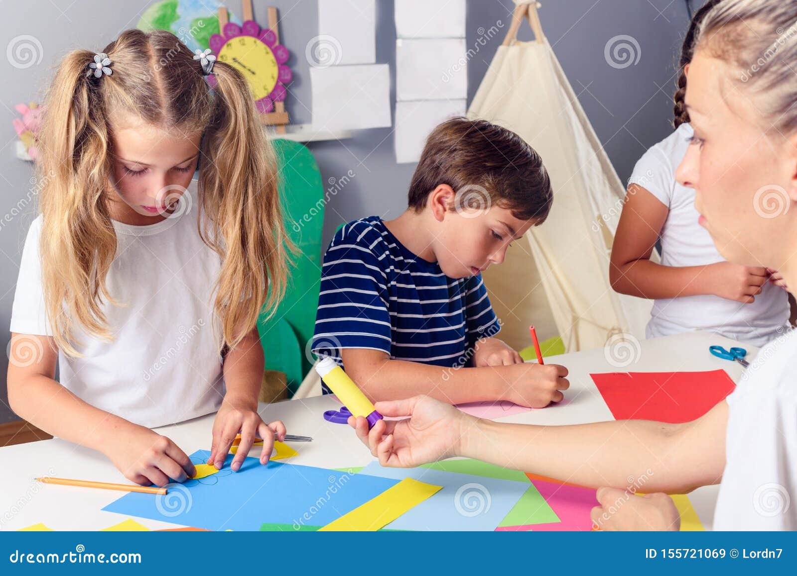 Creative Kids. Creative Arts and Crafts Classes in after School ...