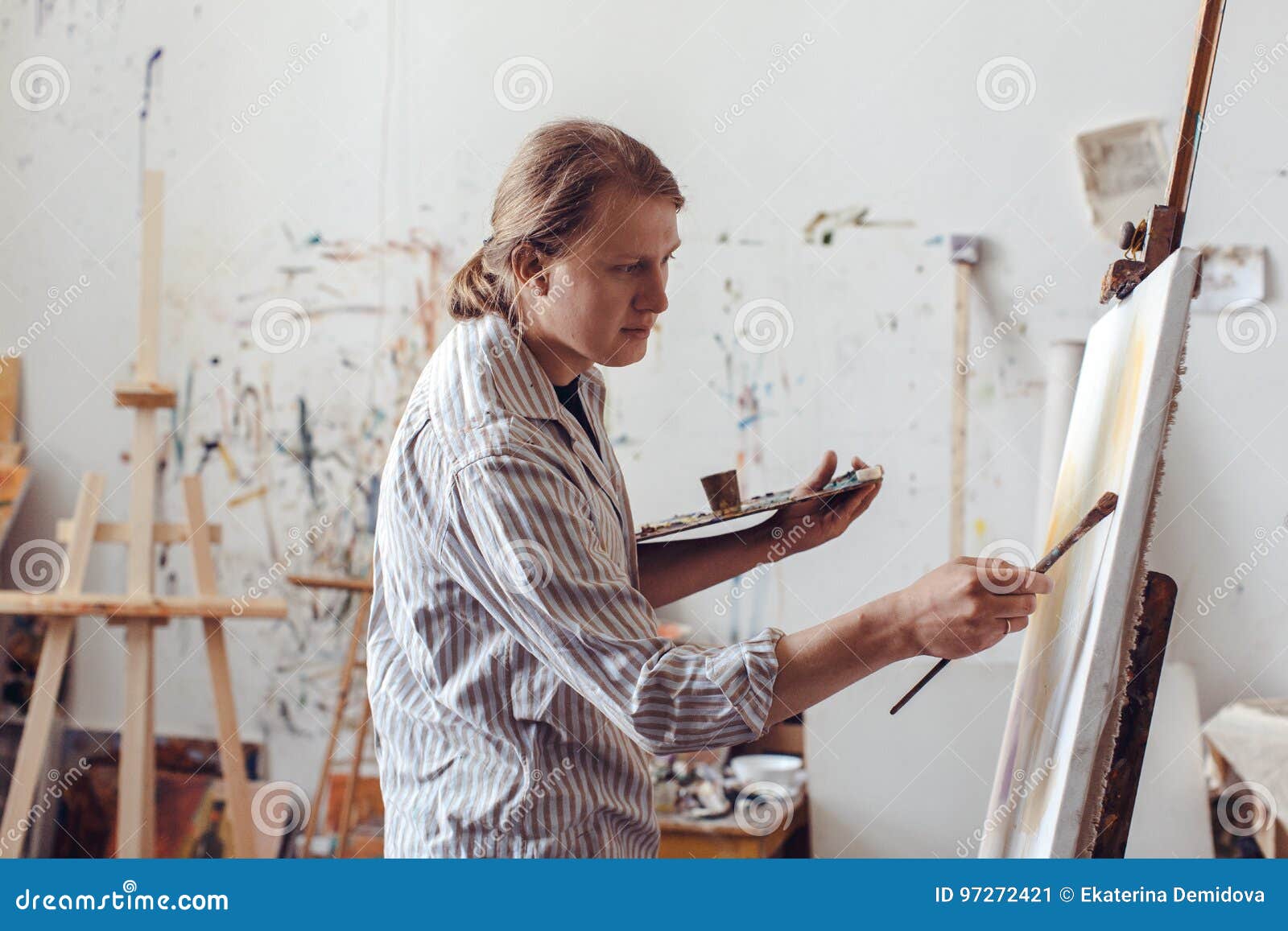 Creative Male Artist Drawing Picture Oil Paints Stock Image - Image of ...