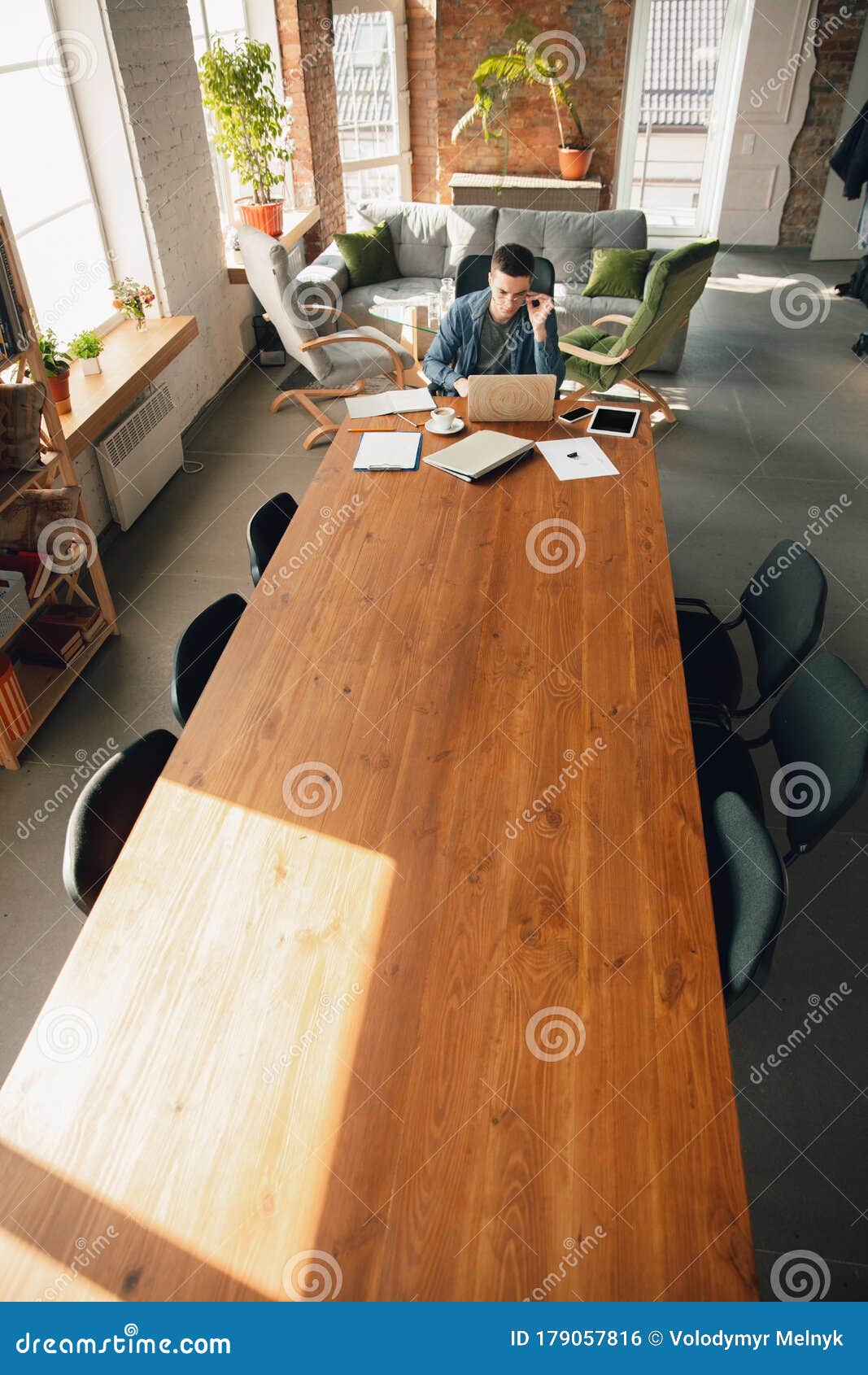 Creative Workplace - Organized Work Space As You Like for Inspiration ...