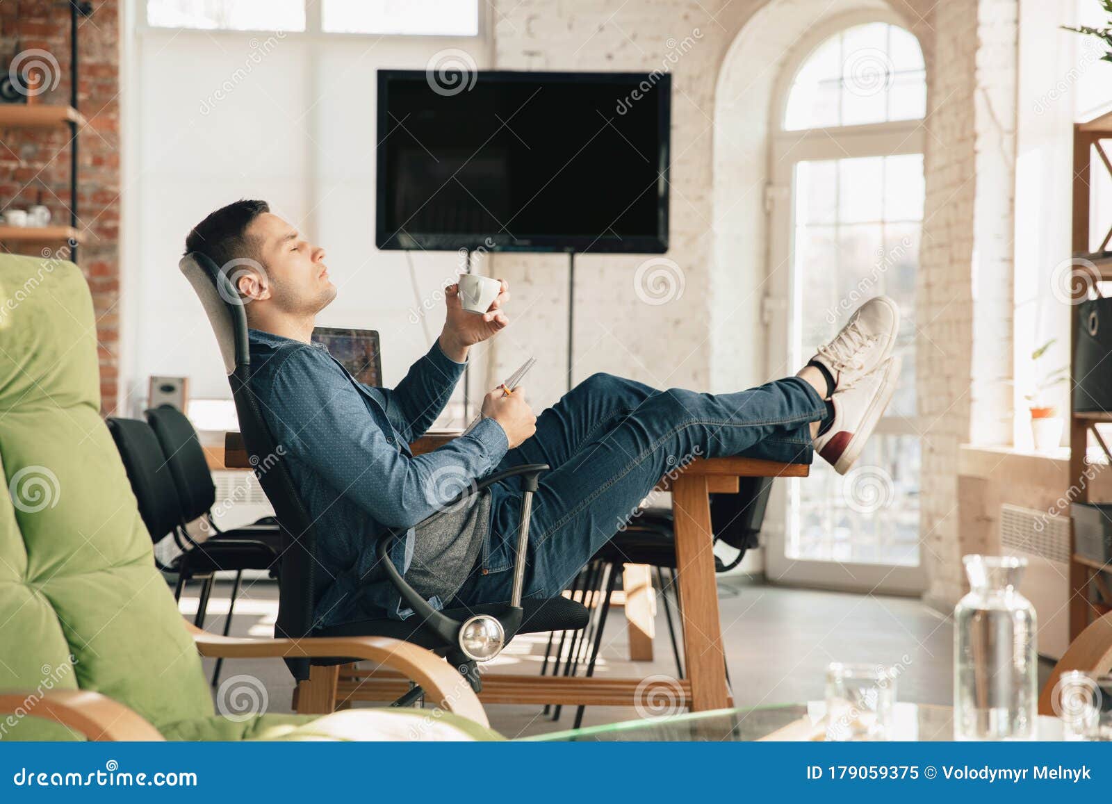 Creative Workplace - Organized Work Space As You Like for Inspiration ...