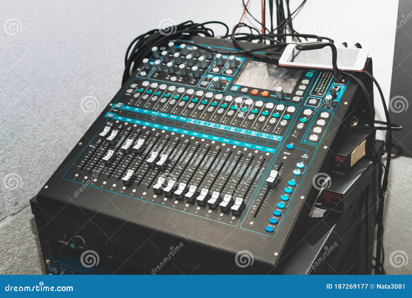 Music mixer - toocard