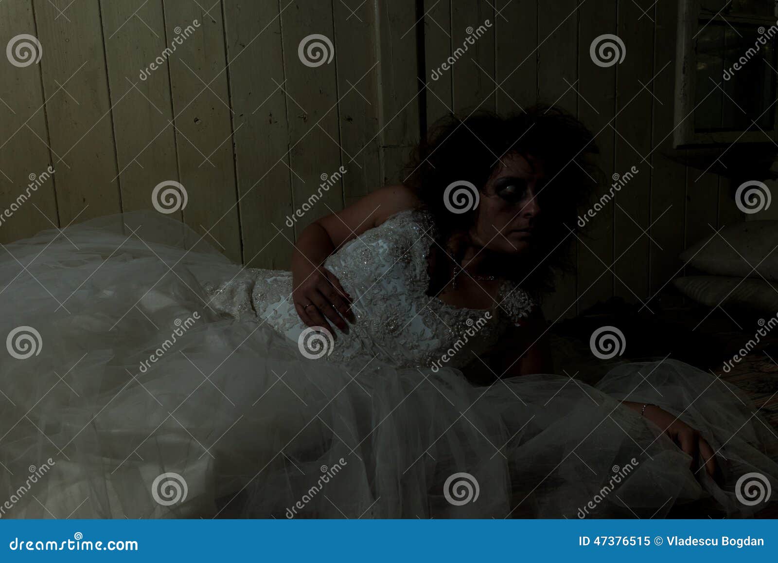 Creepy bride stock image. Image of crime, spooky, conjugal - 47376515