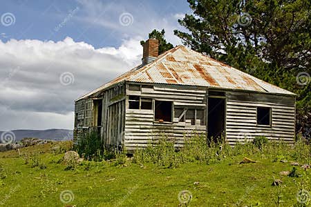 Creepy cabin stock photo. Image of cottage, overgrown - 17120712