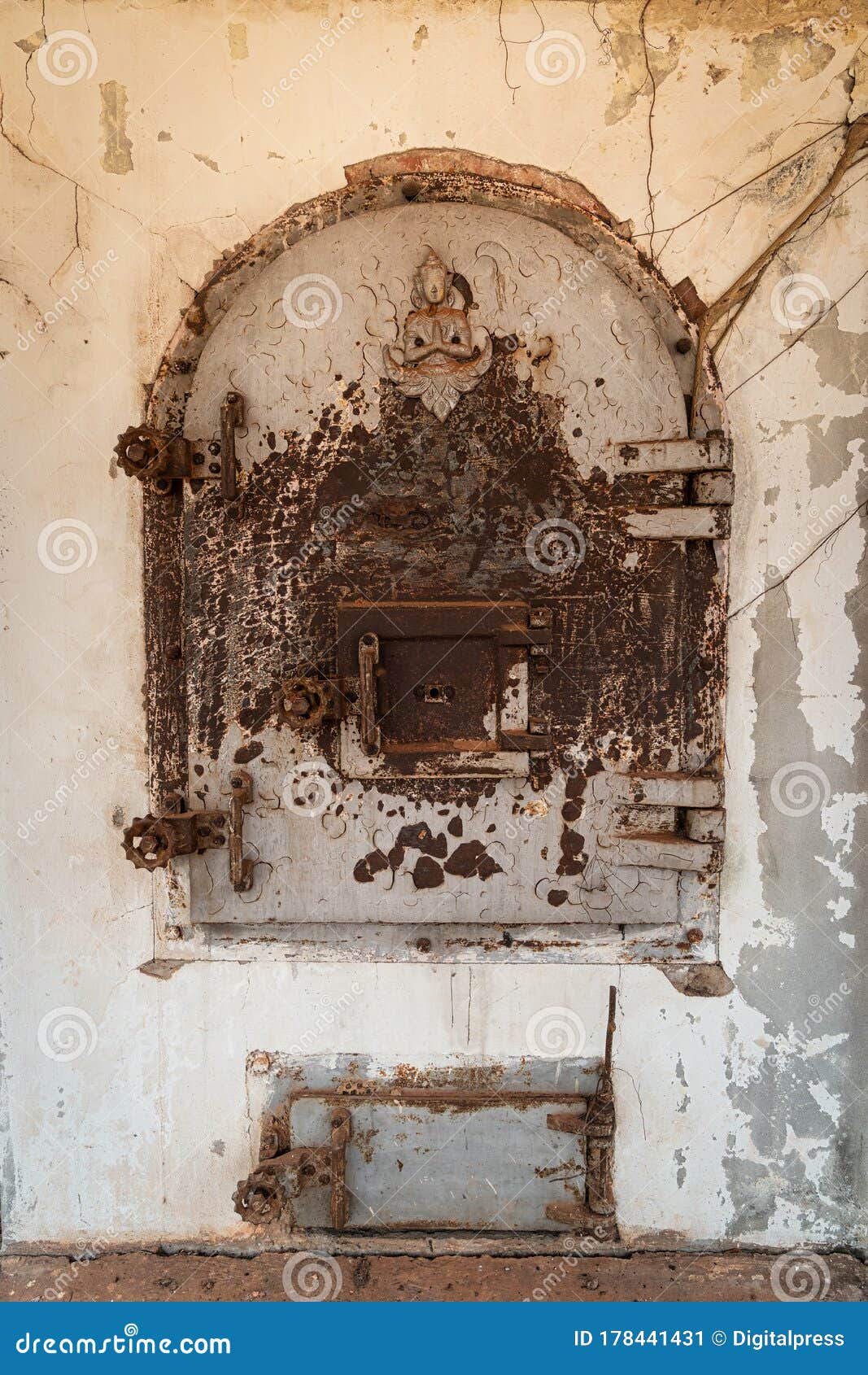 Cremation Buddhism stock image. Image of burning, coffin - 178441431