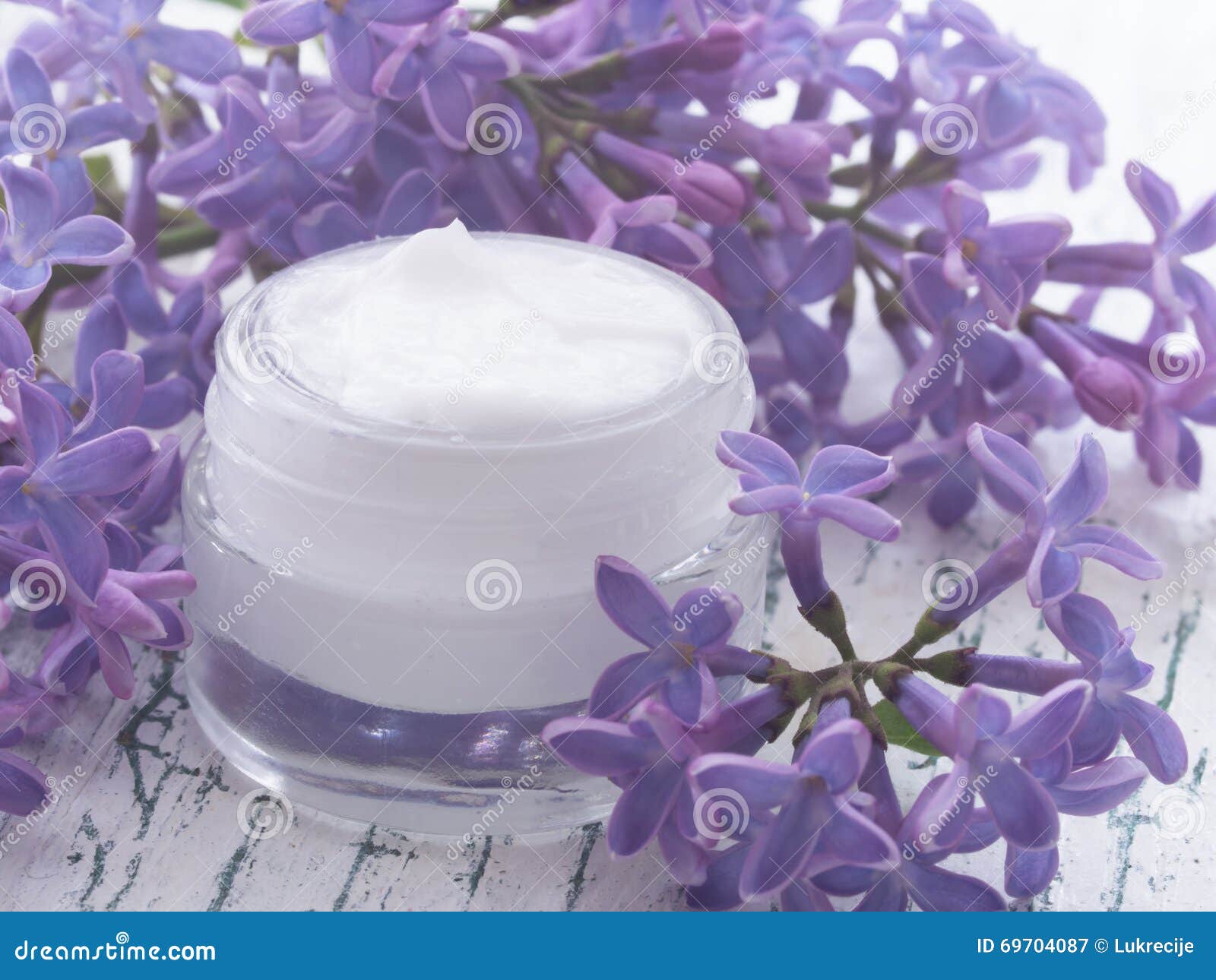 Creme facial natural imagem de stock. Imagem de pele - 69704087