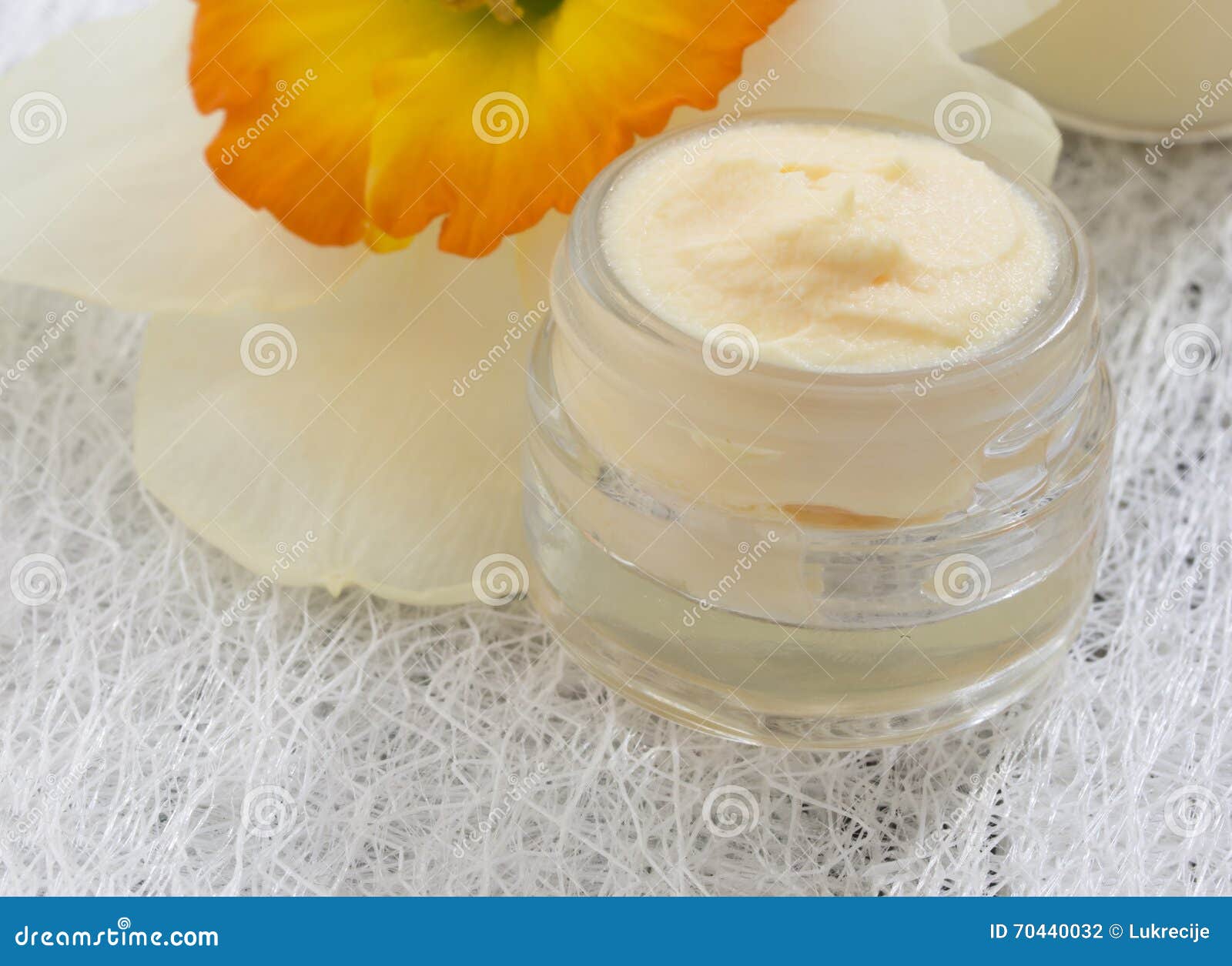 Creme facial natural foto de stock. Imagem de mola, pele - 70440032