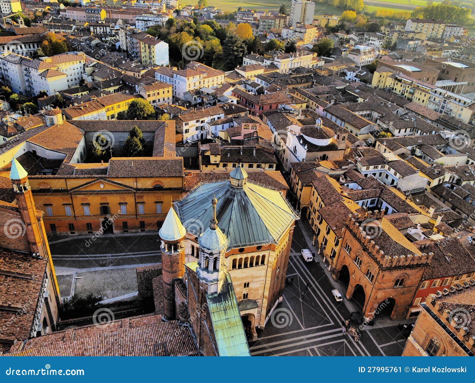 Cremona stock image. Image of italian, arch, house, evening - 27995761