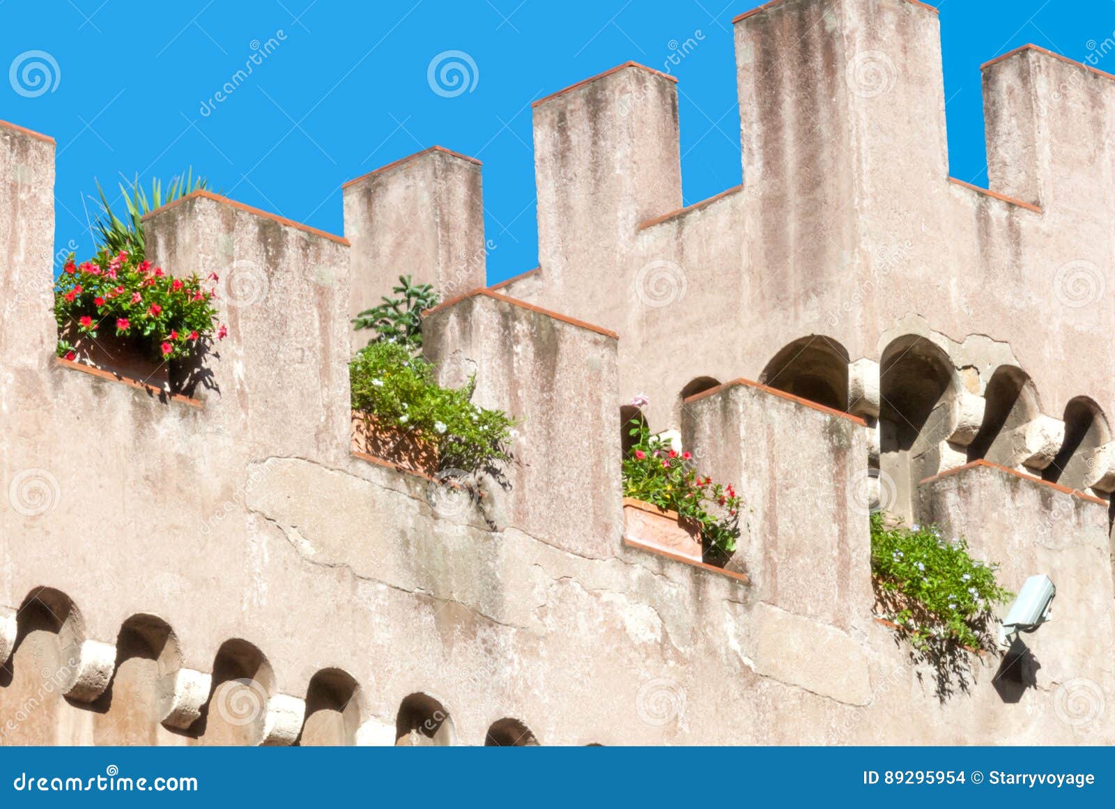 Crenelated Outer Wall of the Apostolic Palace, Vatican City Stock Photo ...