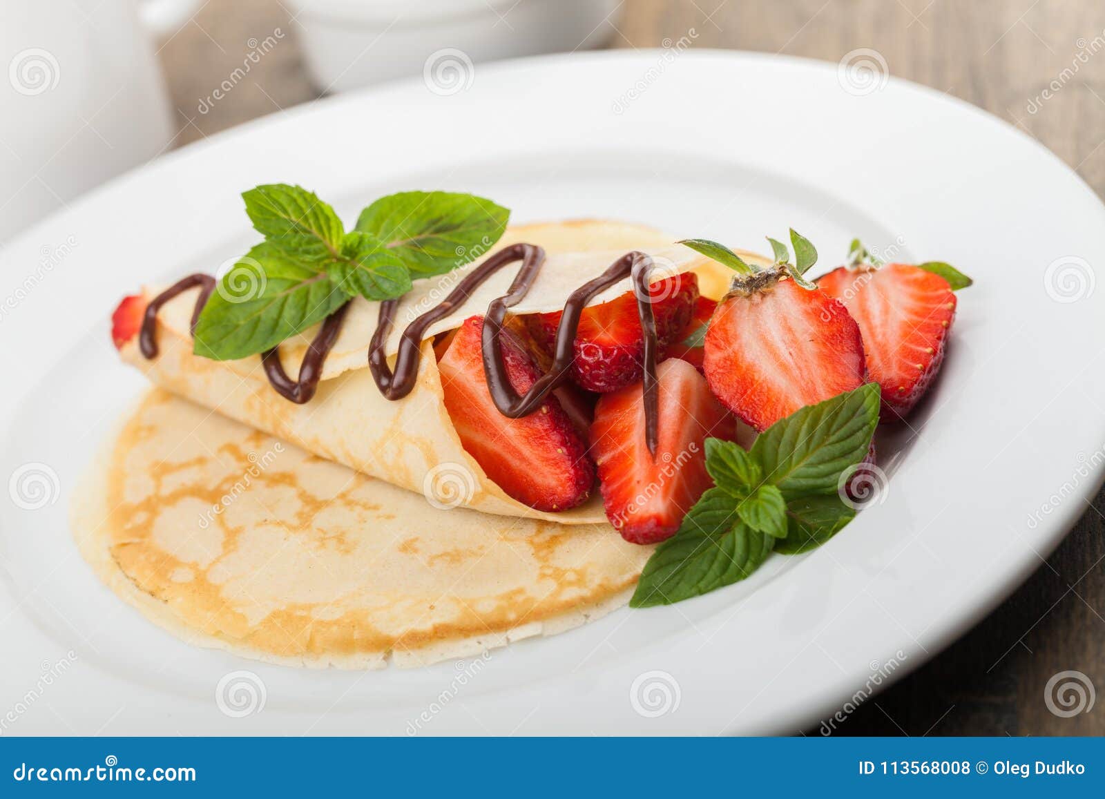 Crepe foto de stock. Imagem de refrescamento, fruta - 113568008