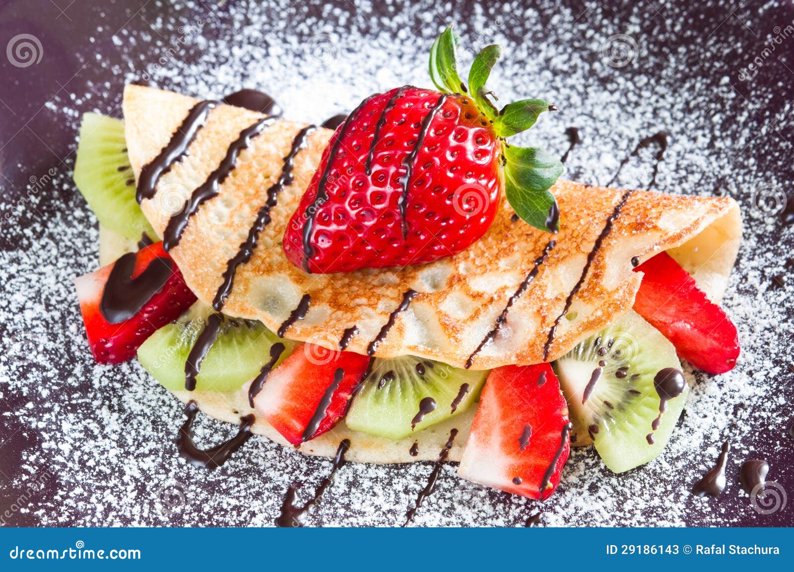 Crepe con las frutas imagen de archivo. Imagen de placa - 29186143