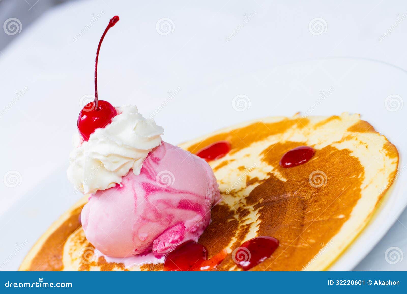 Crepe with Ice Cream Strawberry Stock Image - Image of citrus, isolated ...