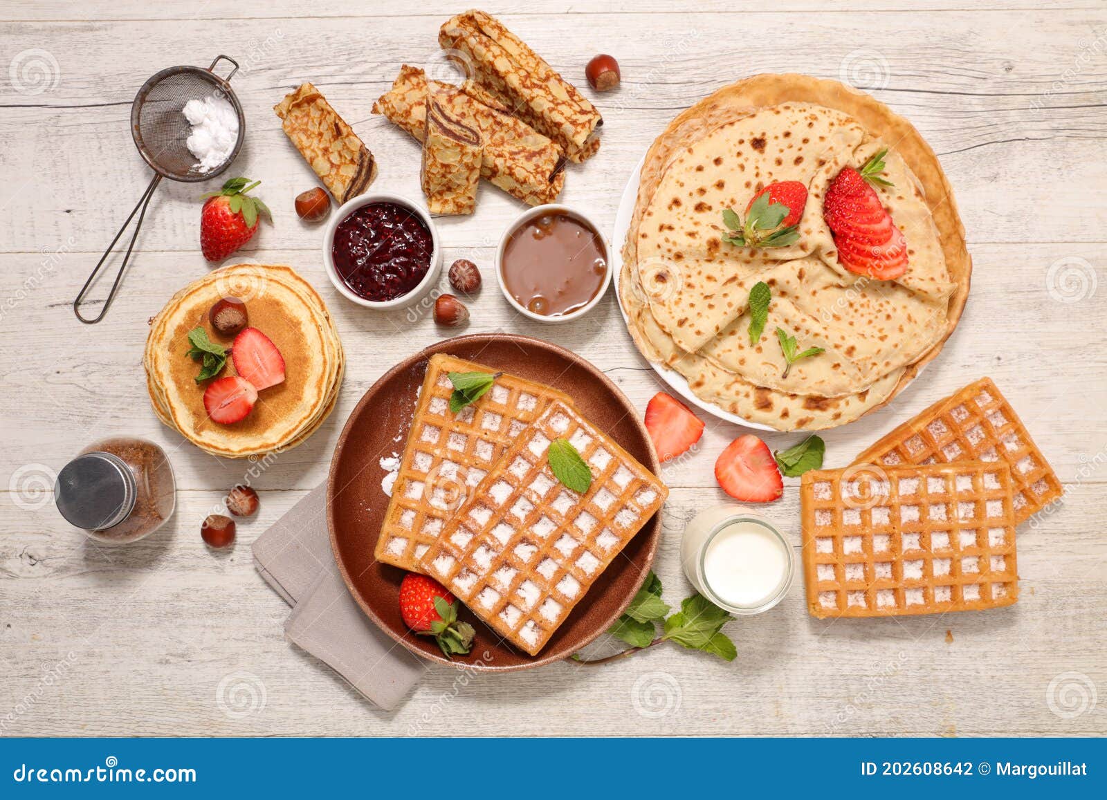 Crepe panqueque y gofre foto de archivo. Imagen de conjunto - 202608642