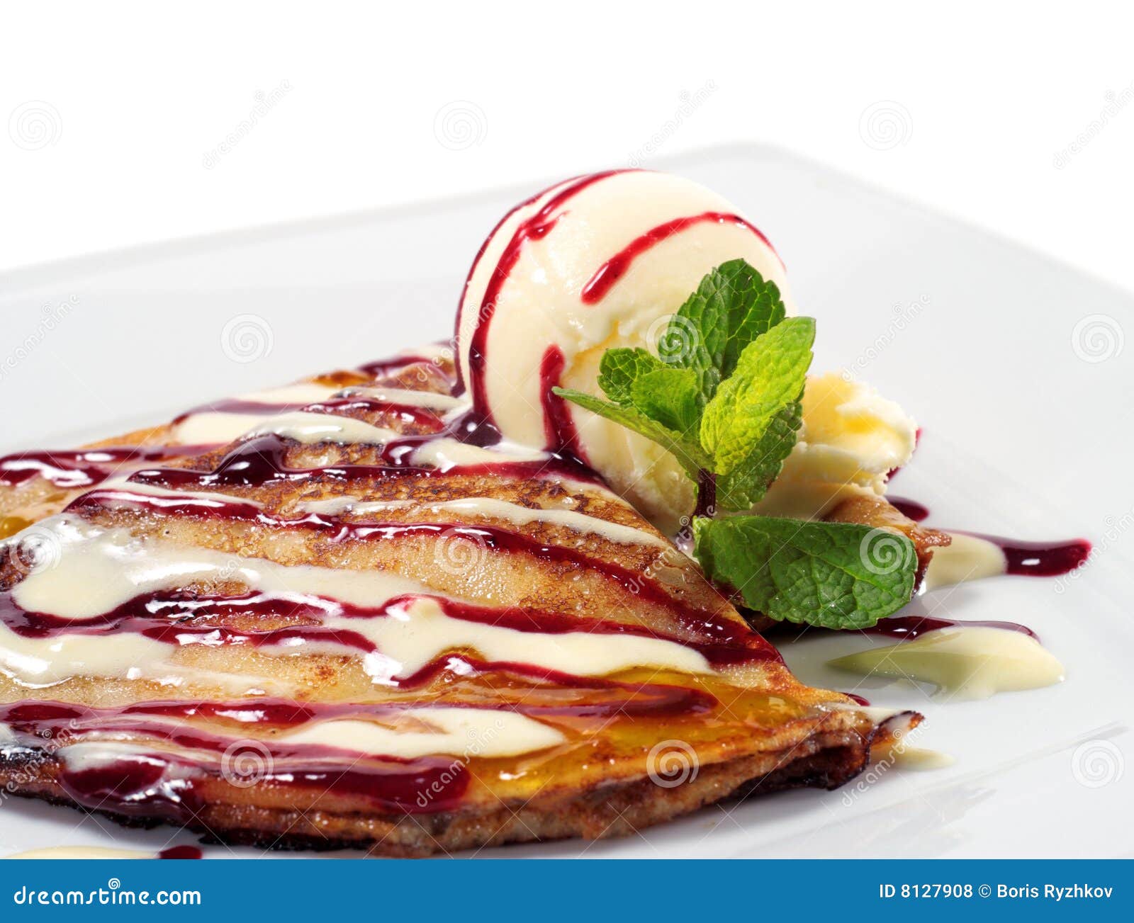 Crepes con helado foto de archivo. Imagen de alimento - 8127908
