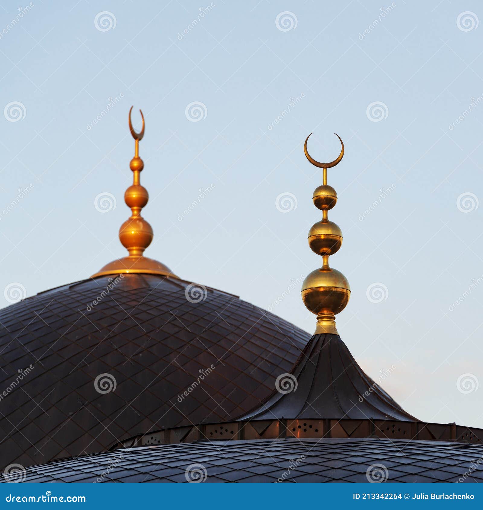 Crescent on a Dome of a Mosque Stock Photo - Image of belief, pray ...