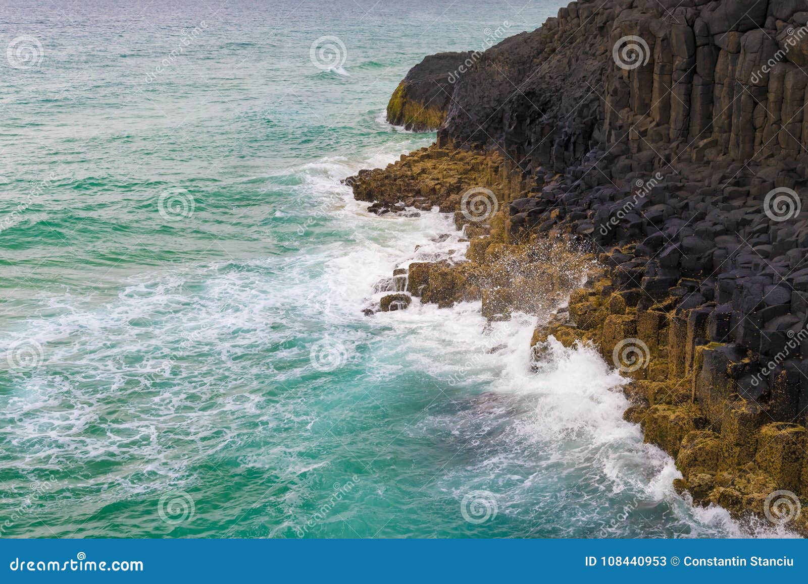 Crescent Shaped Hexagonal Rock Formations Stock Image - Image of tweed ...