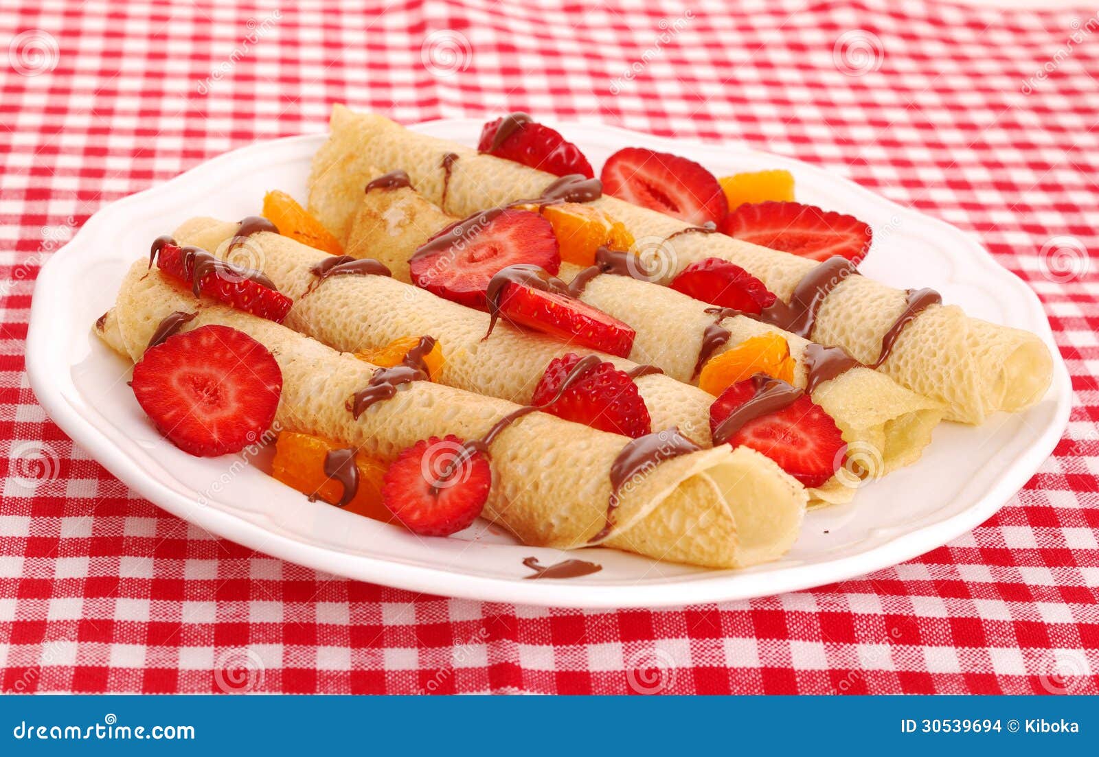 Crespones con la fresa foto de archivo. Imagen de casero - 30539694