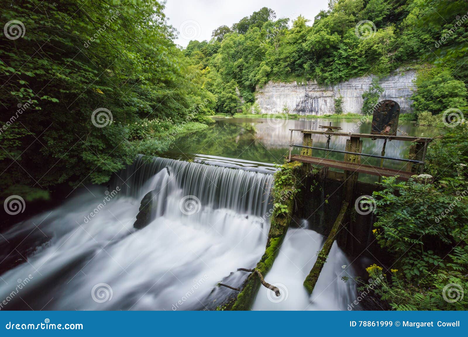 Cressbrook Weir stock image. Image of cliff, foam, weir - 78861999