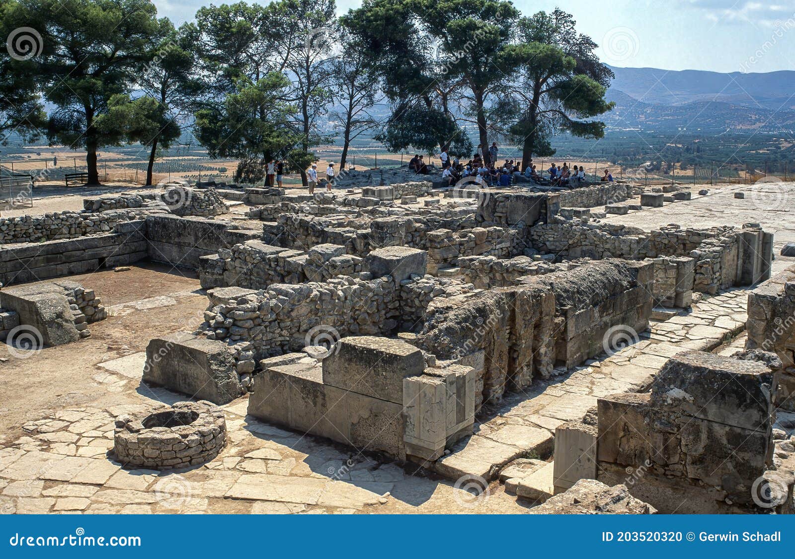 Crete, Greece - 08/10/1999: Guided Tour of the Archaeological Site ...