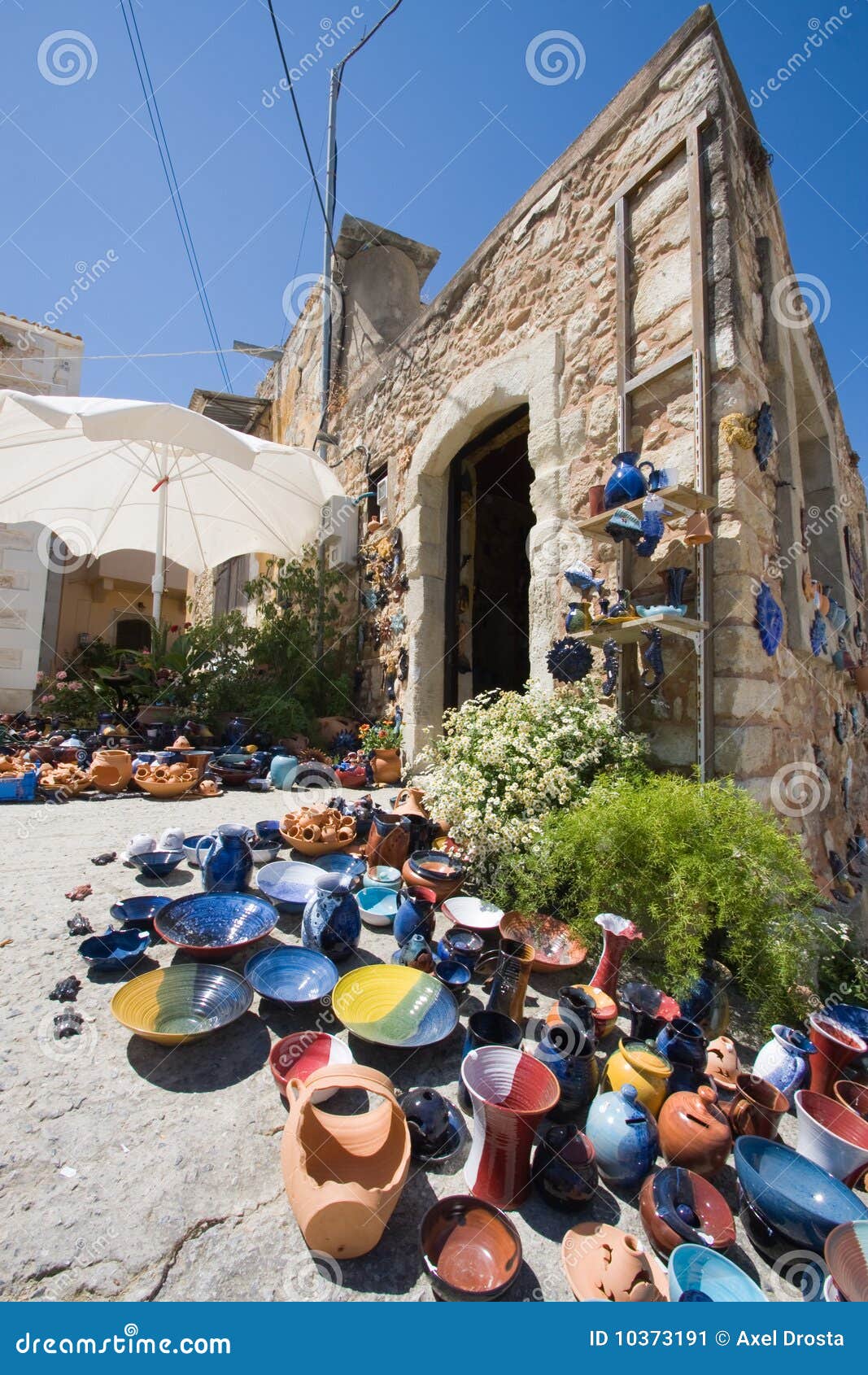 Crete pottery shop stock image. Image of hand, greece - 10373191