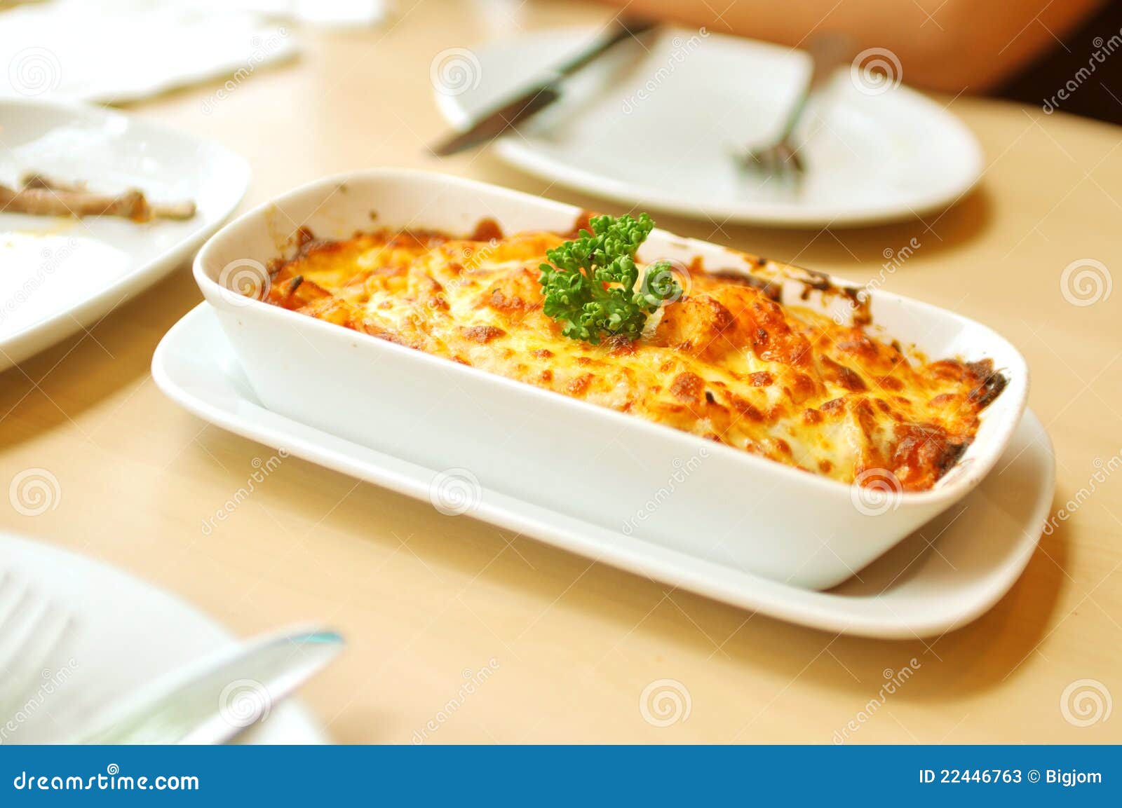 Crevette De Fromage Cuite Au Four De Spaghetti Image stock - Image du ...