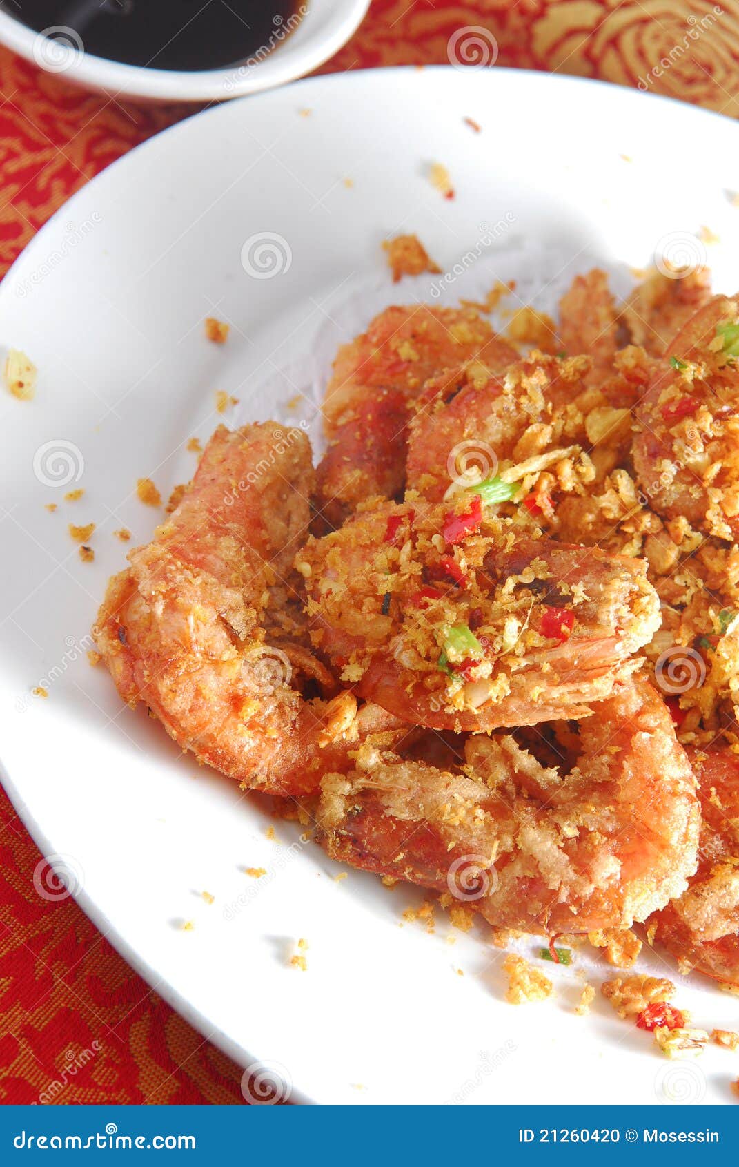 Crevette frite par ail photo stock. Image du crevette - 21260420